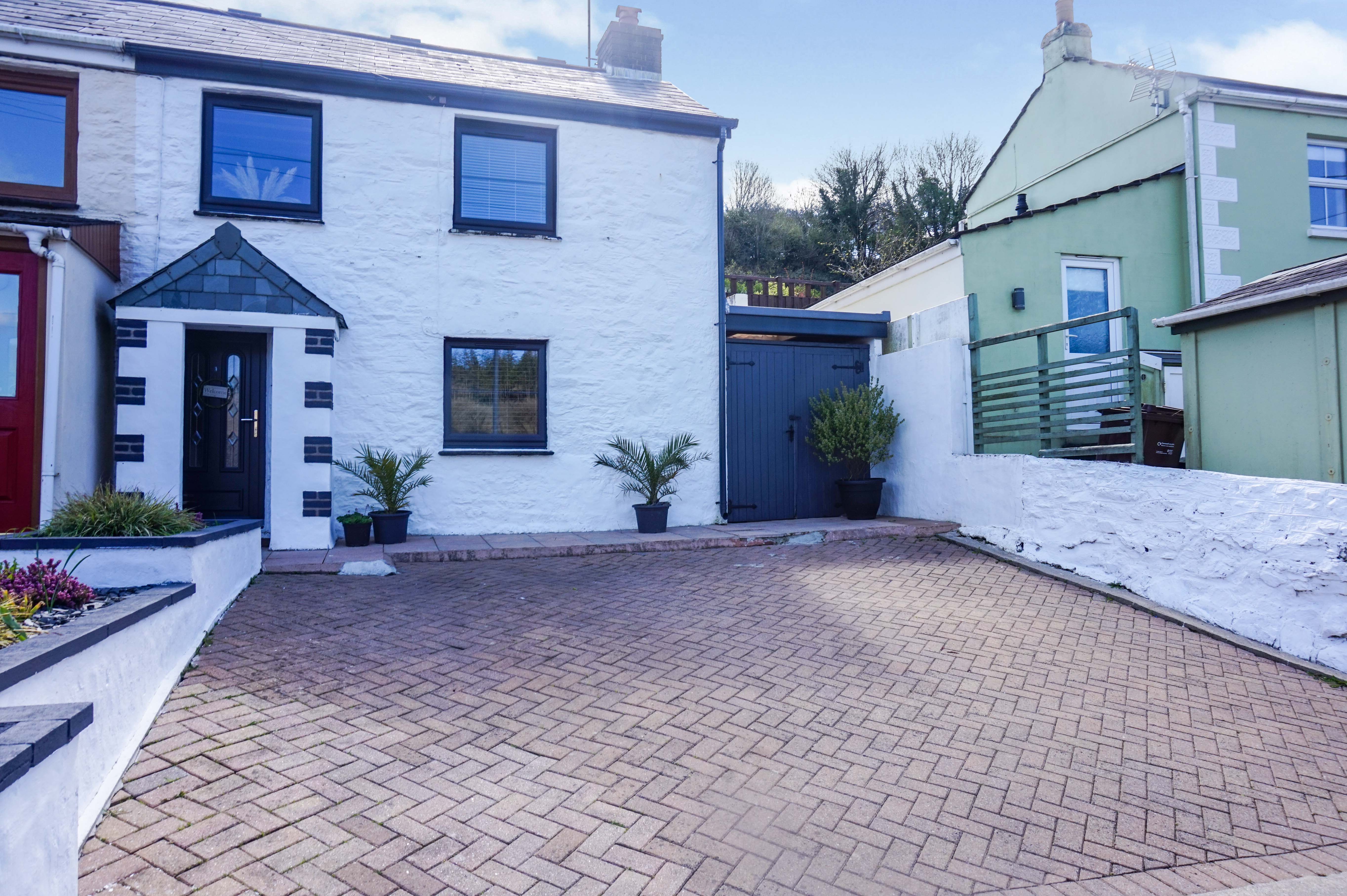 3 bedroom cottage for sale in Tywardreath Highway, Par, PL24 2RW