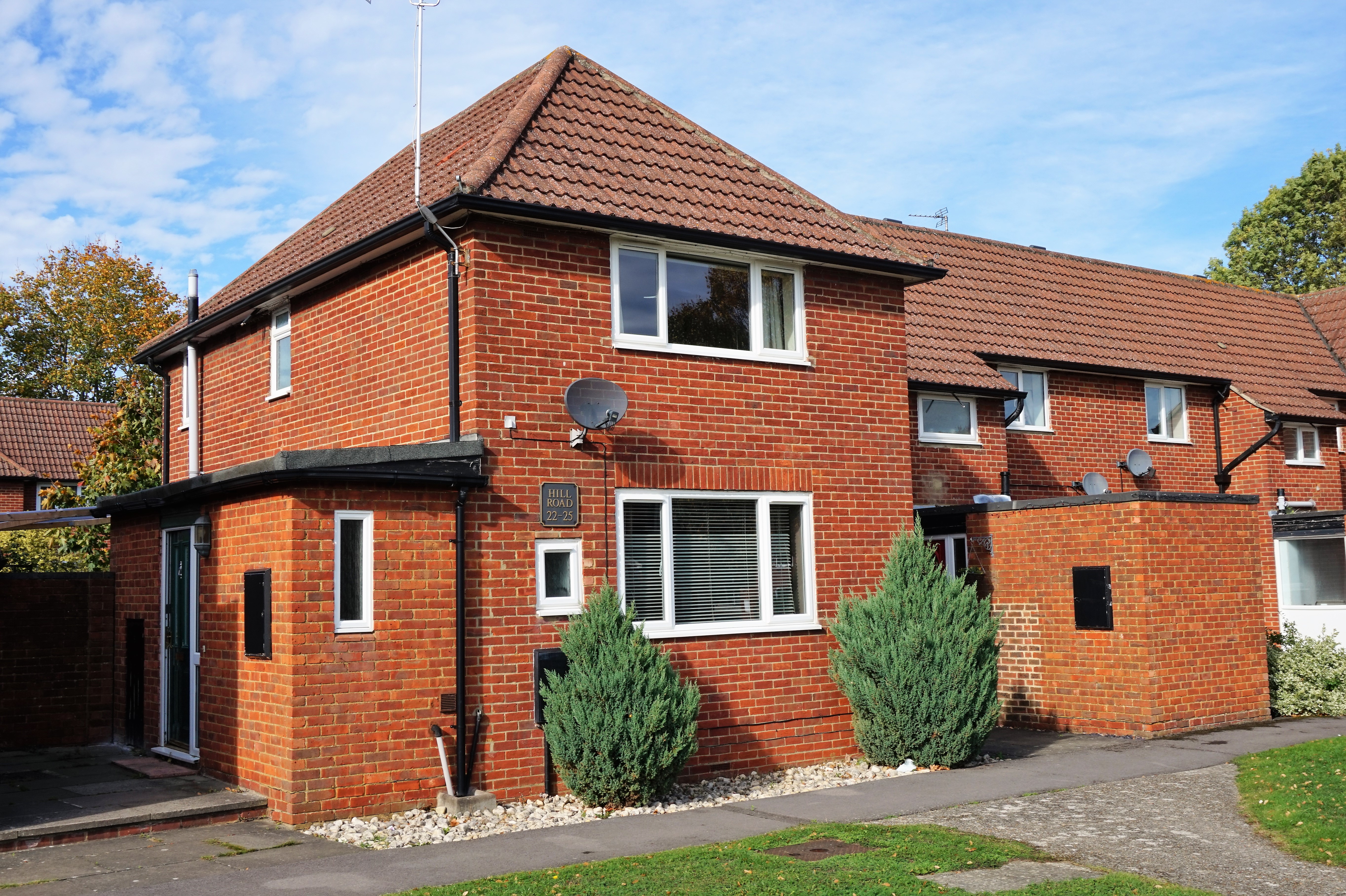 3 bedroom end of terrace house for sale in Hill Road, Arborfield ...