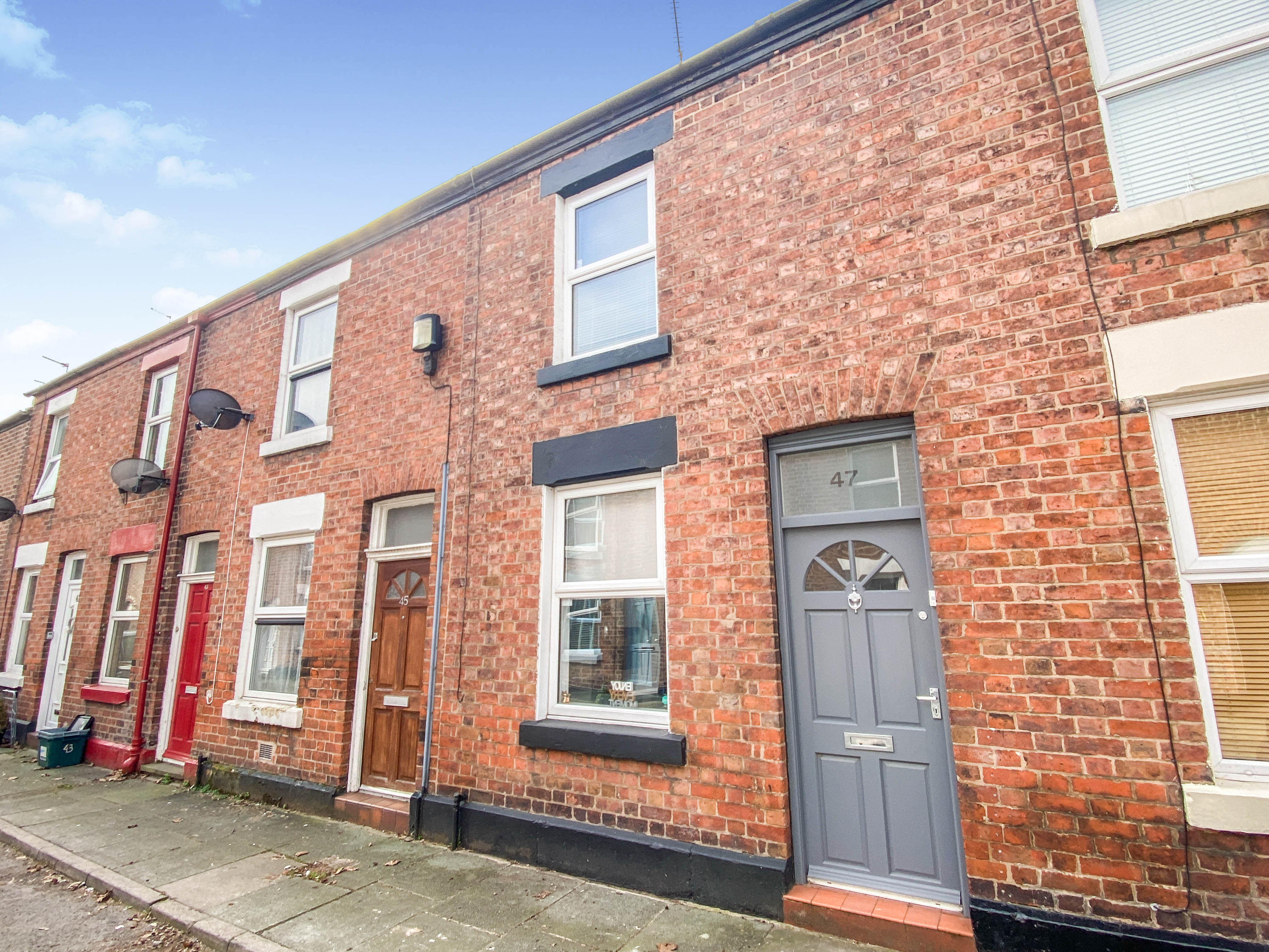 2 bedroom terraced house for sale in Cornwall Street, Chester, CH1 3JE