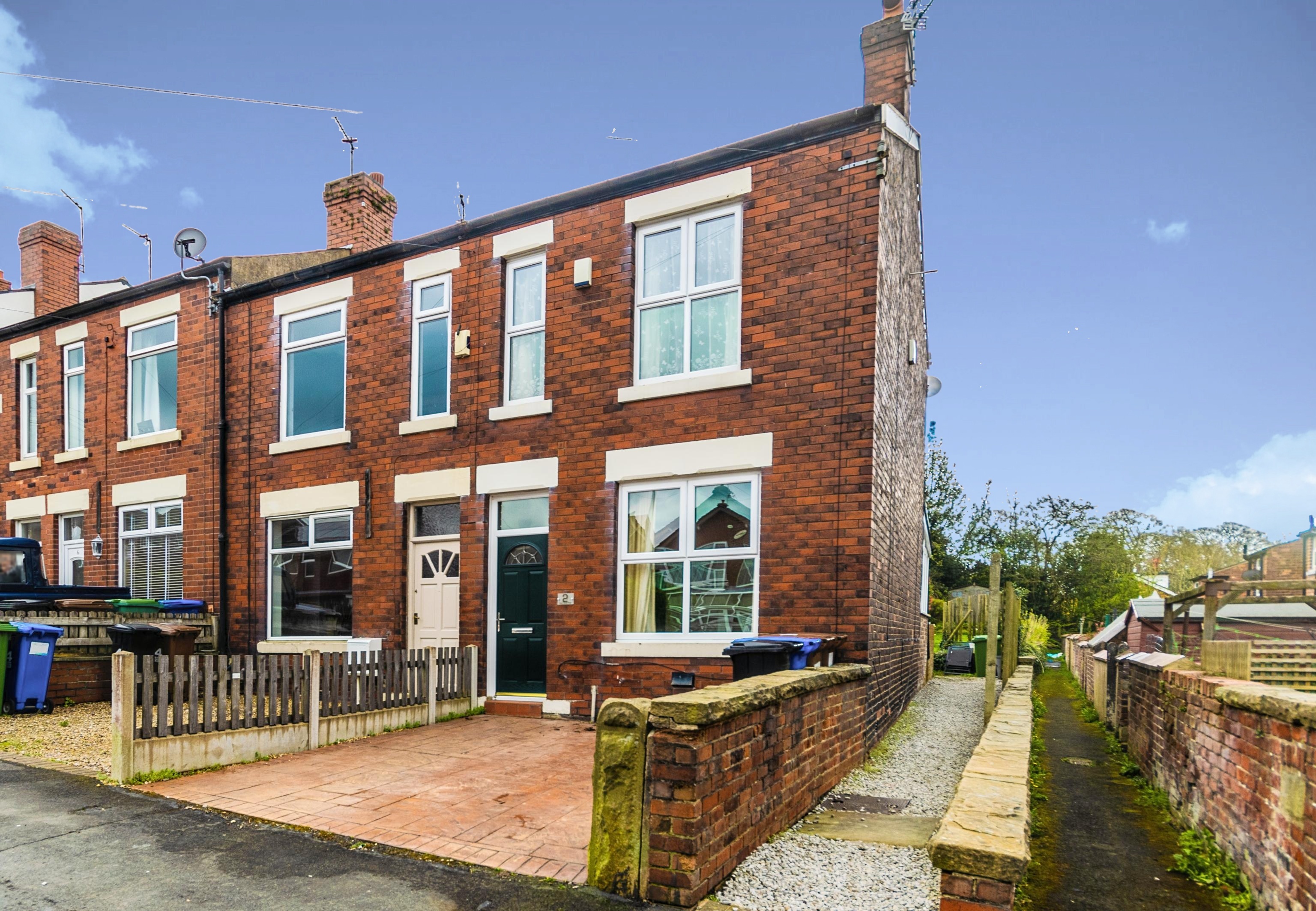 2 bedroom end of terrace house for sale in Hawk Green Road, Marple ...