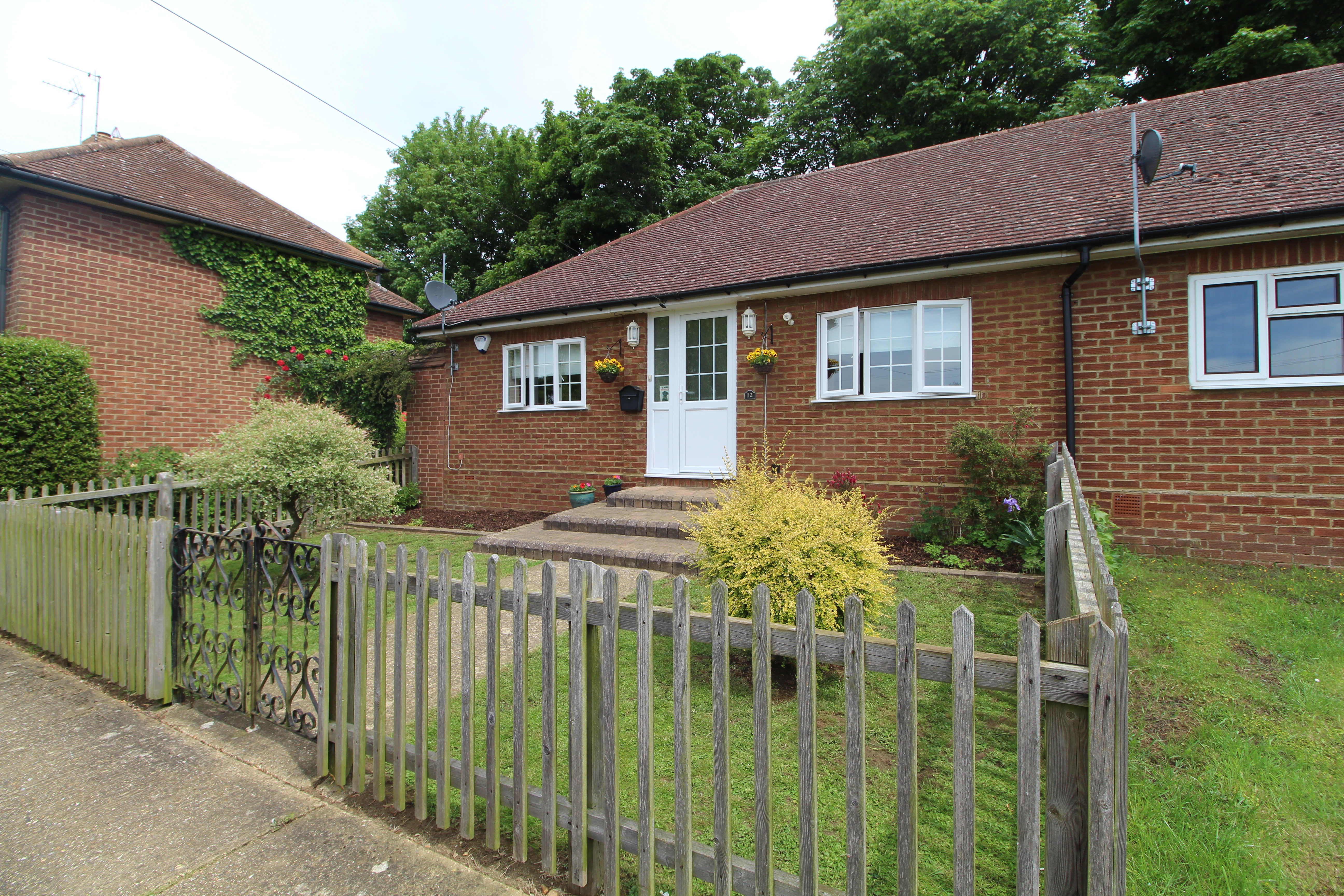 2 bedroom semi-detached bungalow for sale in Lower Way, Great Brickhill ...
