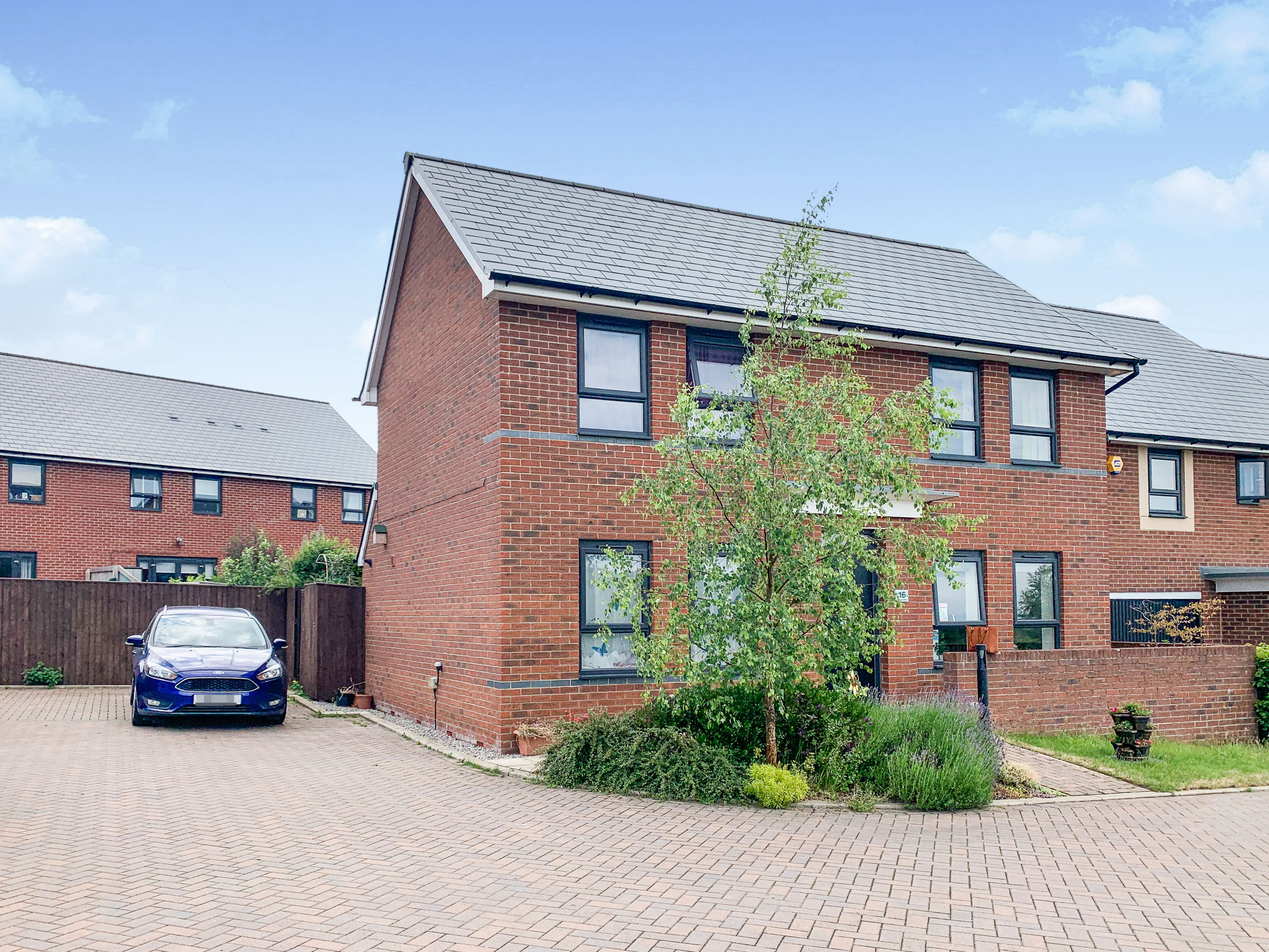 3 bedroom detached house for sale in Castleton Hamlett, Castleton ...