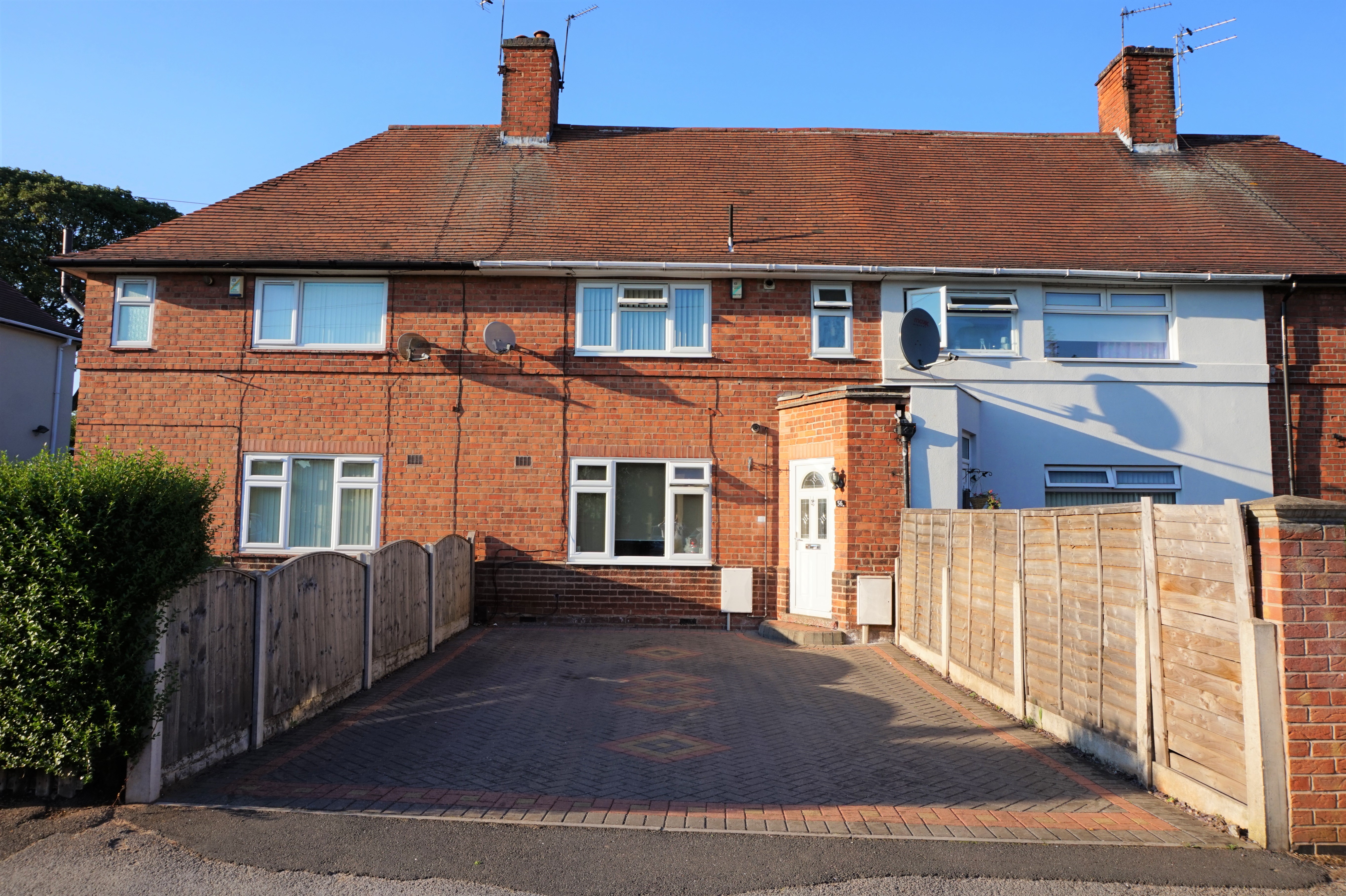 3 bedroom terraced house for sale in Minver Crescent, Nottingham, NG8 5PE