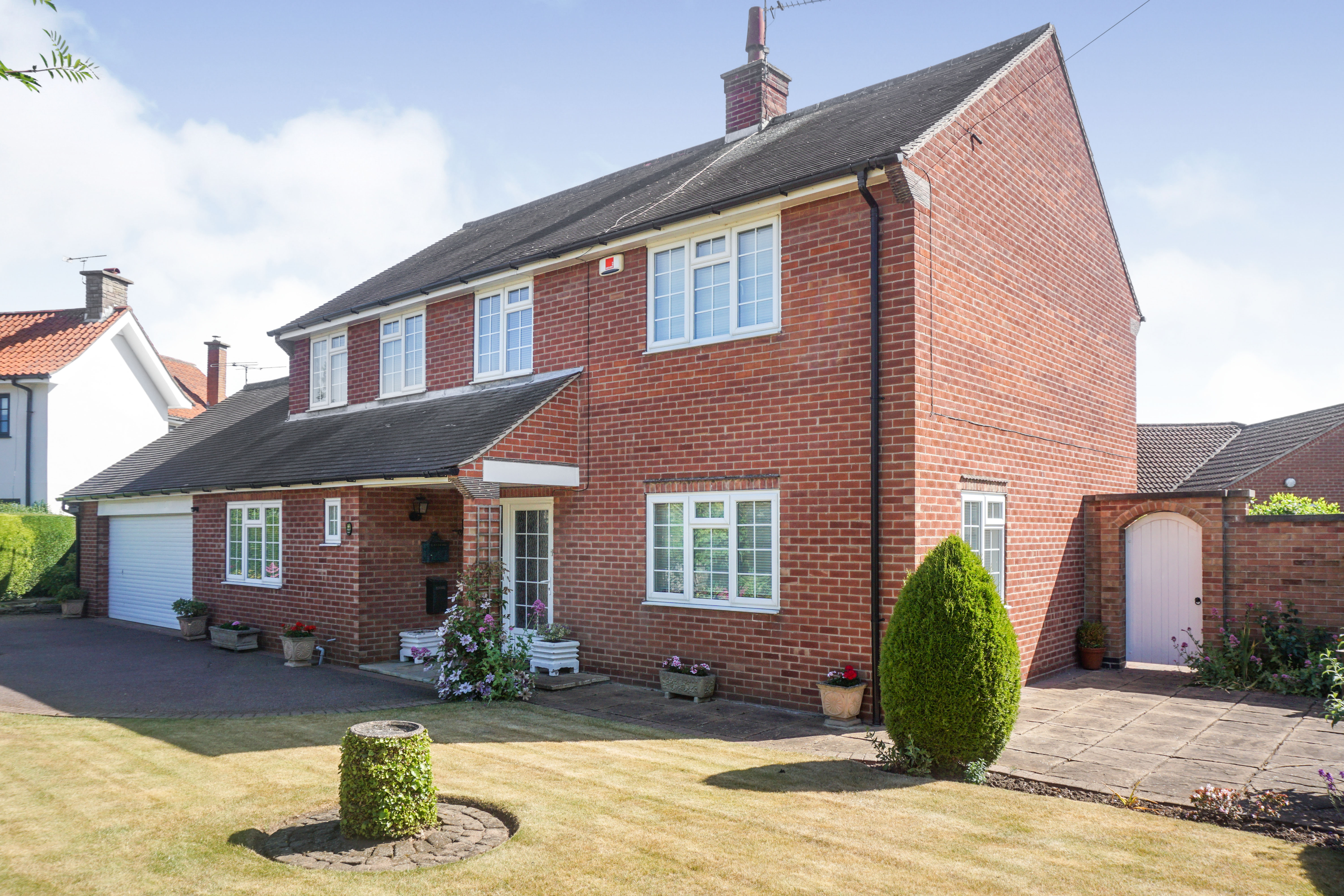 4 bedroom detached house for sale in Main Street, Nottingham, NG14 7EU