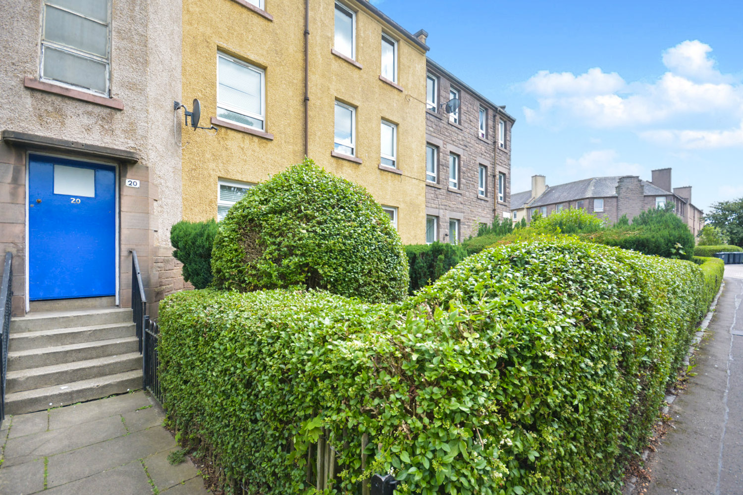 3 bedroom flat for sale in Pennywell Road, Edinburgh, EH4 4HD