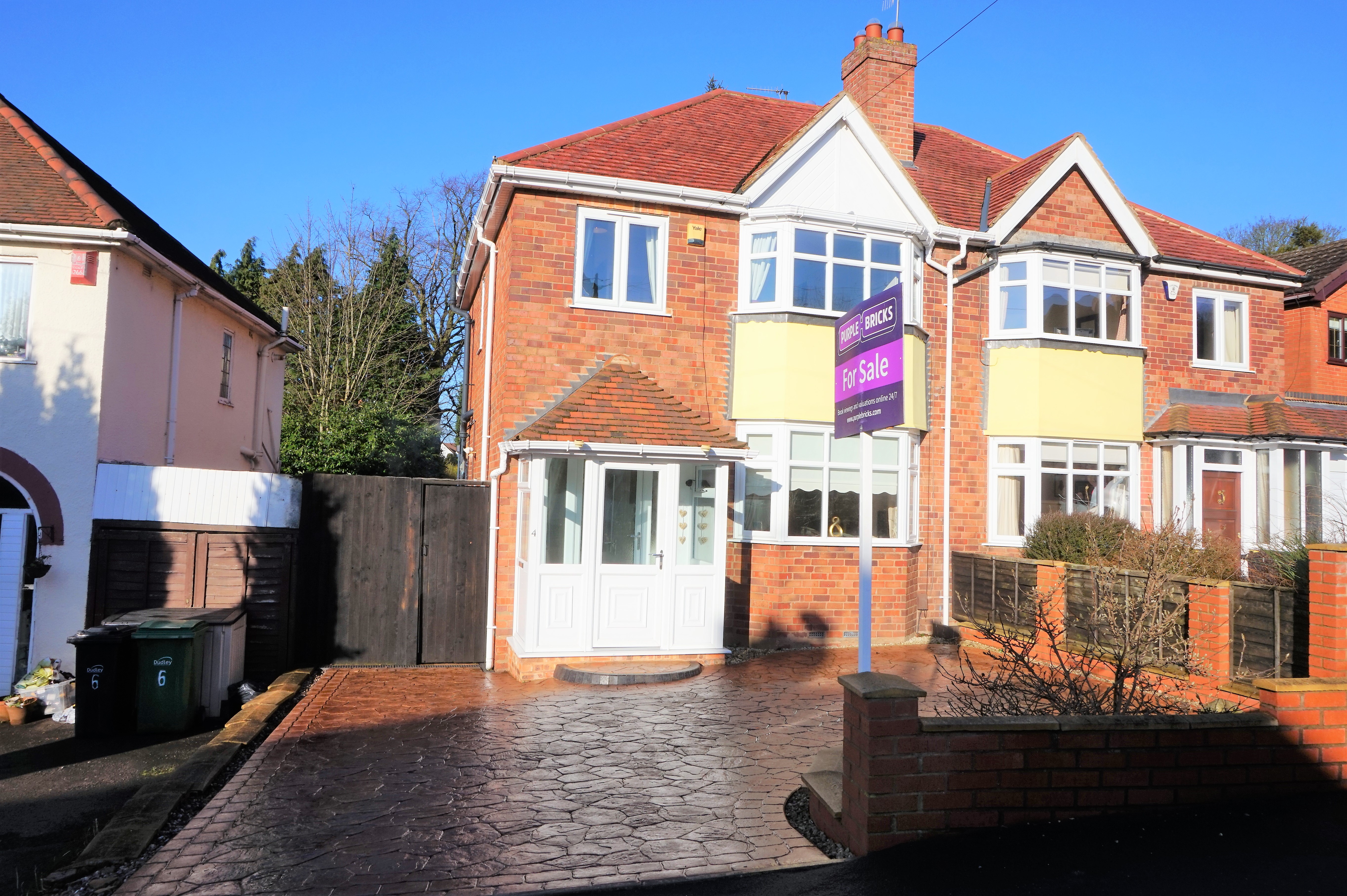 3 bedroom semi-detached house for sale in Dingle Road, Oakham, Dudley ...