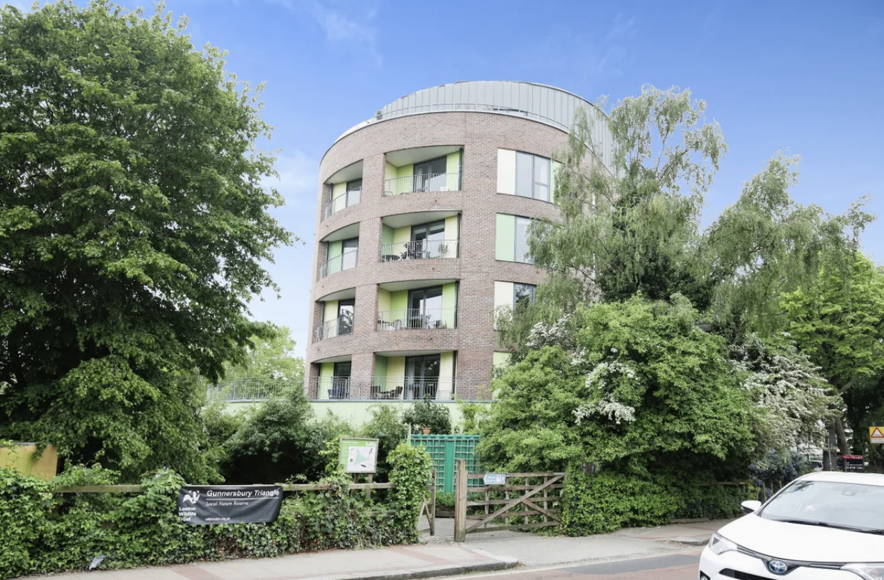 2 bedroom flat for sale in 2b Bollo Lane, London, W4 5LE