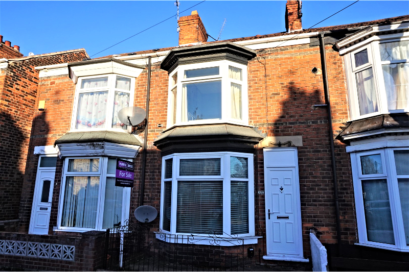 2 bedroom terraced house for sale in Perth Street West, Hull, HU5 3UD