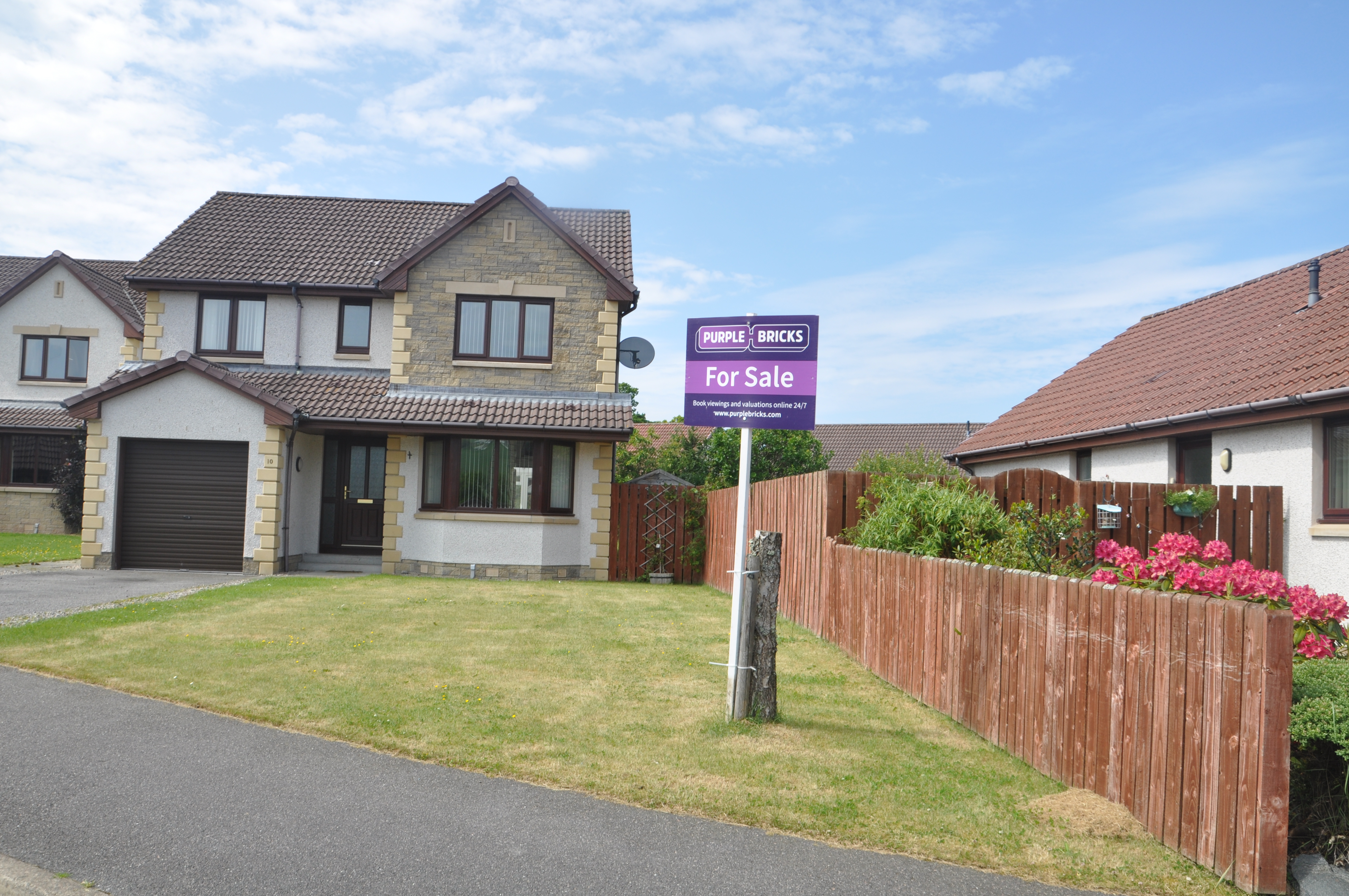 4 bedroom detached house for sale in Holm Dell Road, Inverness, IV2 4GS