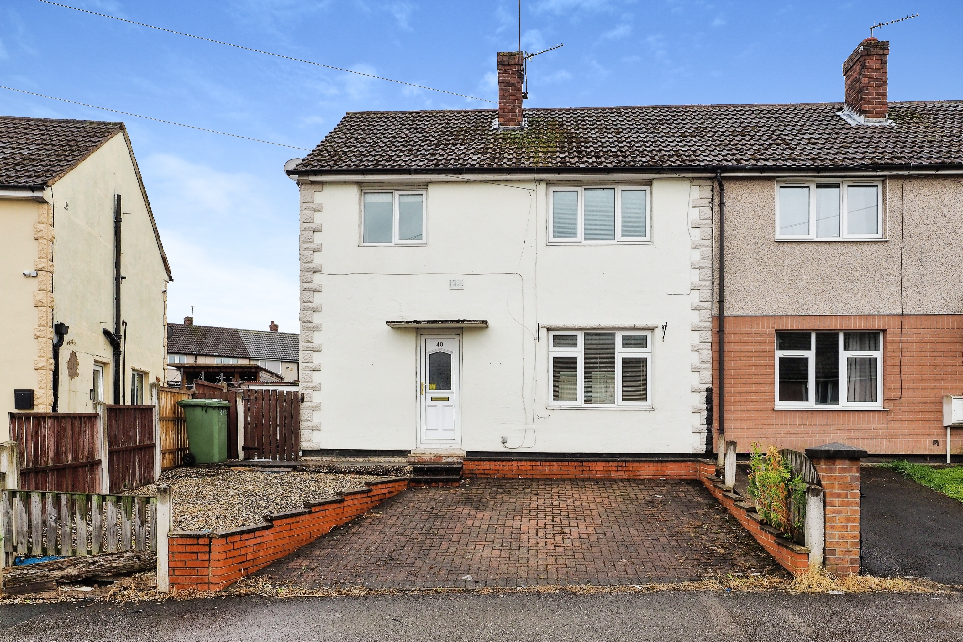 3 bedroom end of terrace house for sale in Hillcrest, Havercroft, WF4 2EW