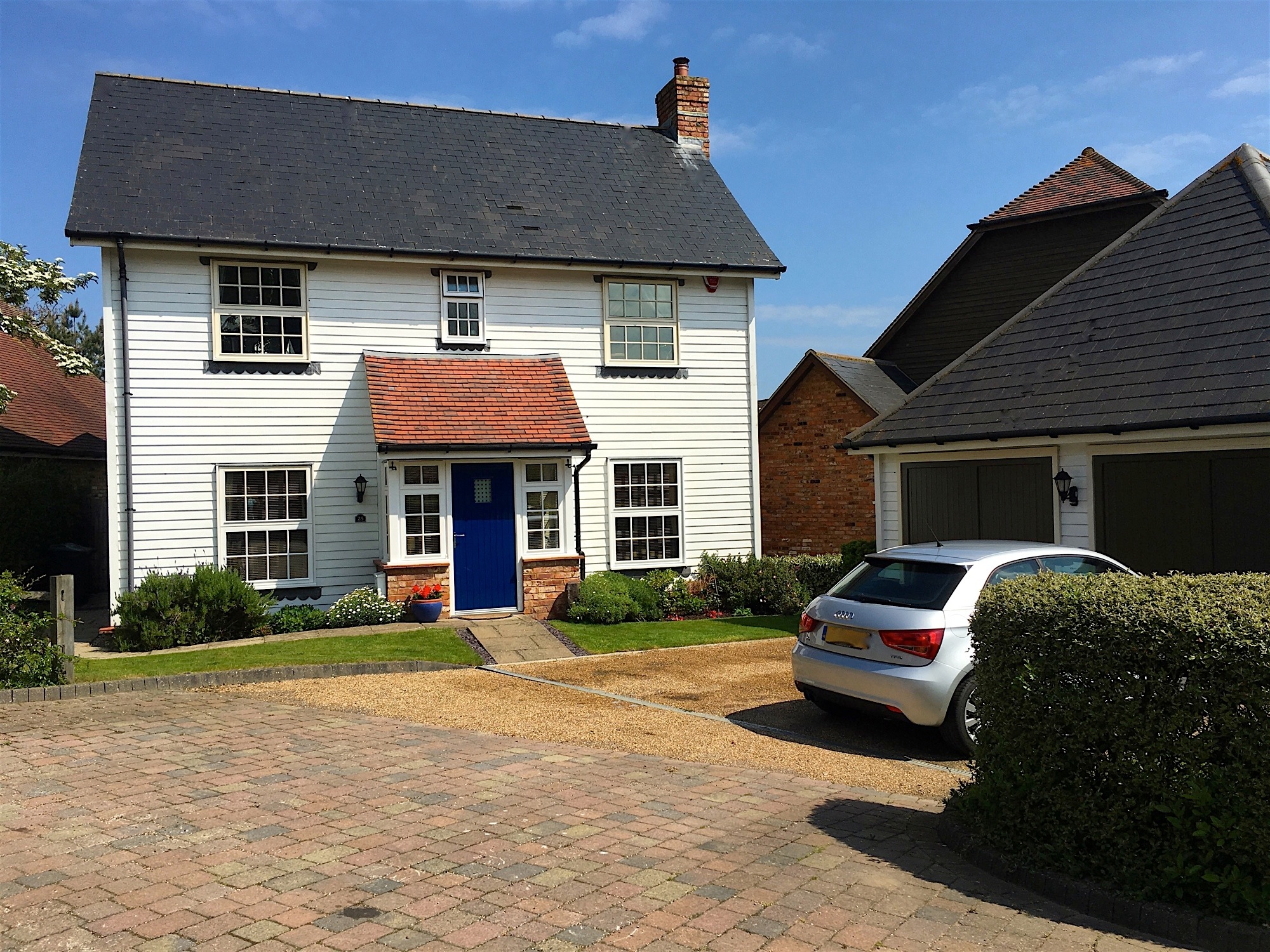 4 bedroom detached house for sale in Chapman Fields, Cliffs End ...