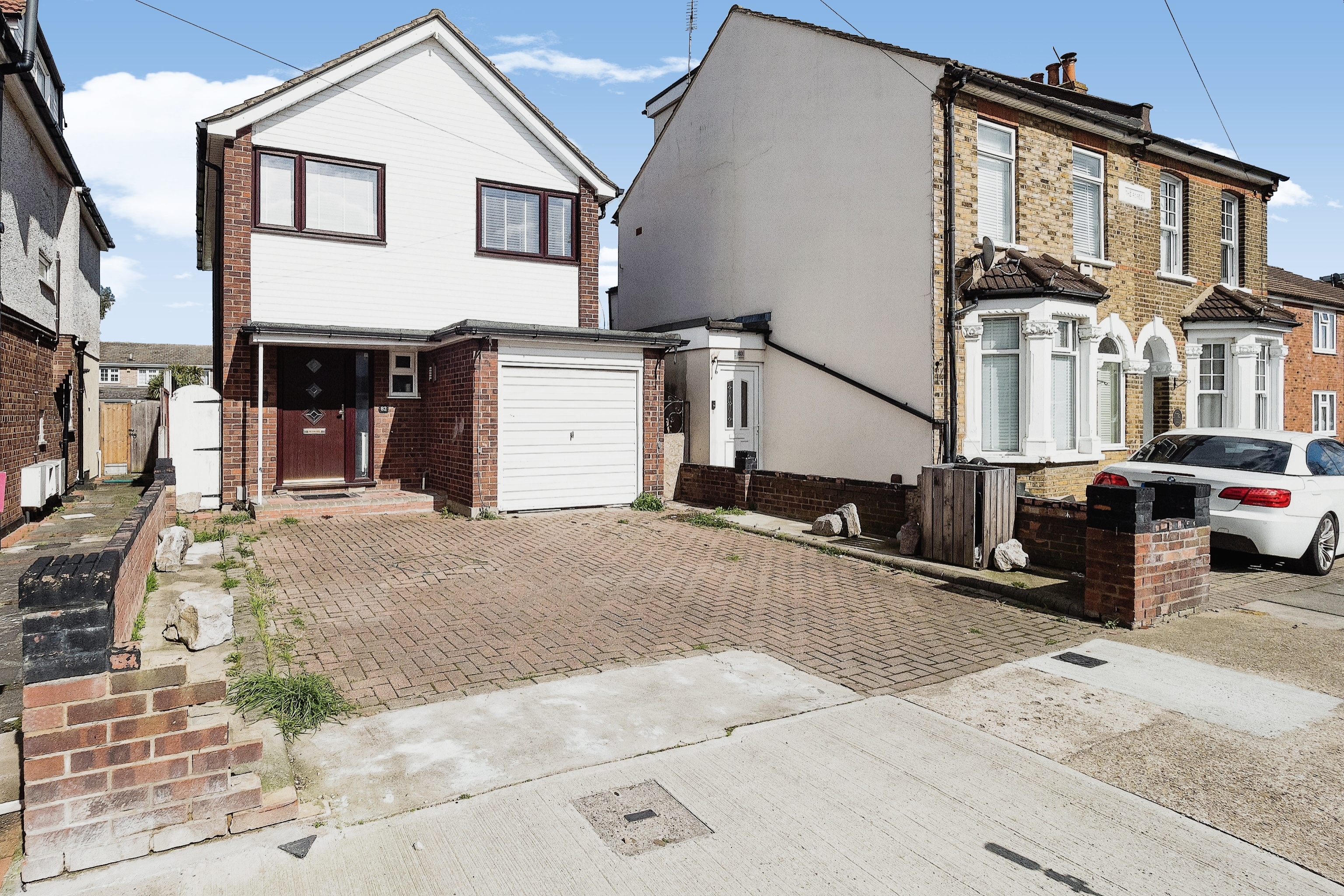 3 bedroom detached house for sale in Essex Road, Romford, RM7 8AX