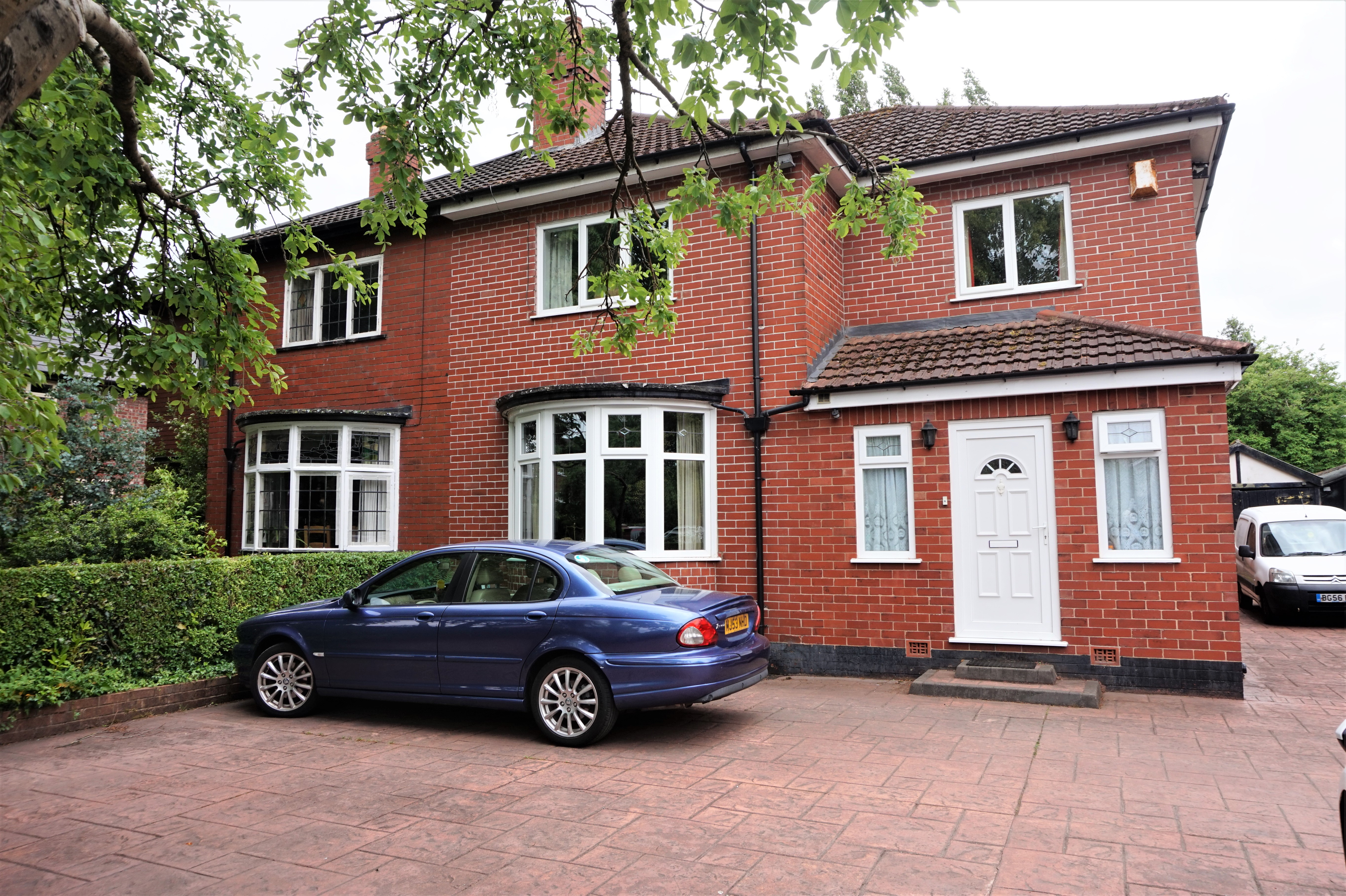 4 bedroom semi-detached house for sale in Edge Lane, Manchester, M32 8JP