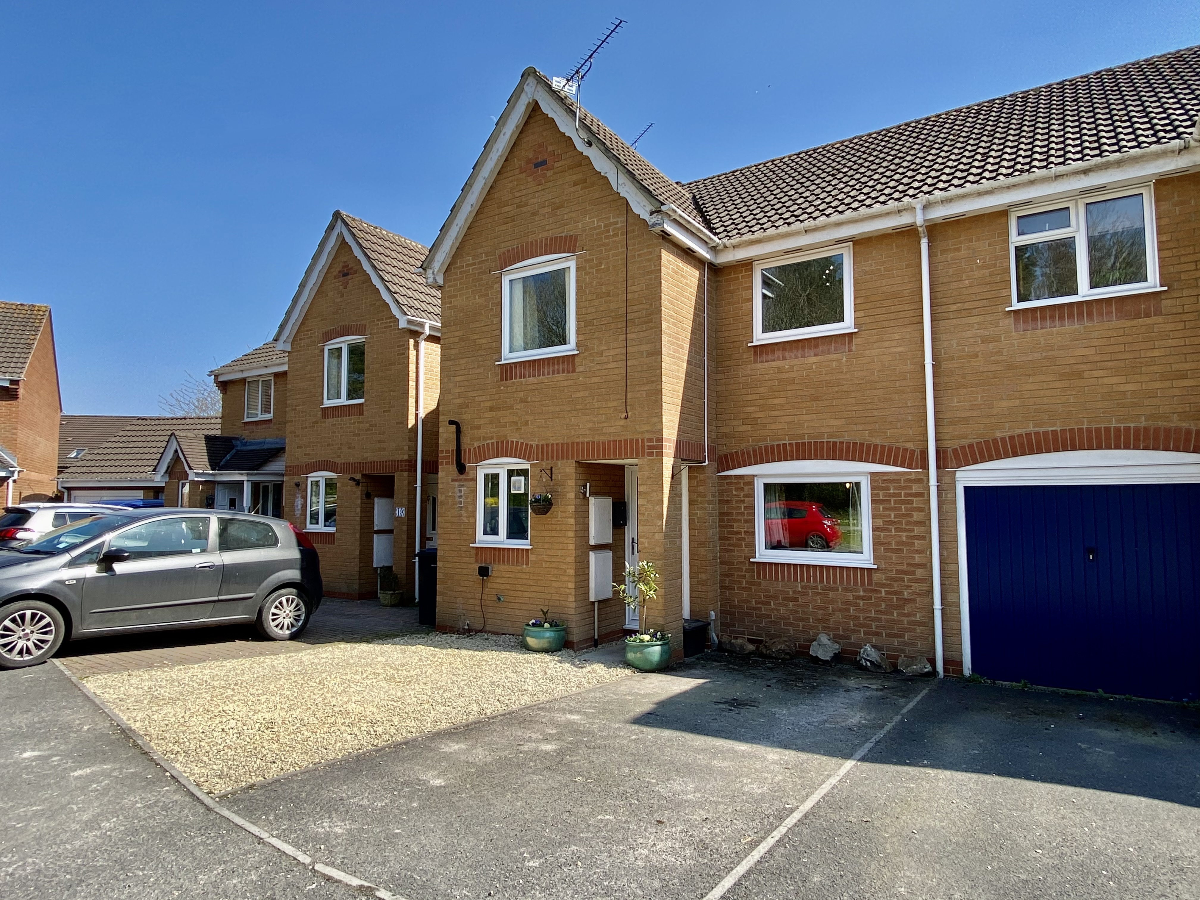 3 bedroom terraced house for sale in Cranesbill Road,, Devizes, SN10 2TJ