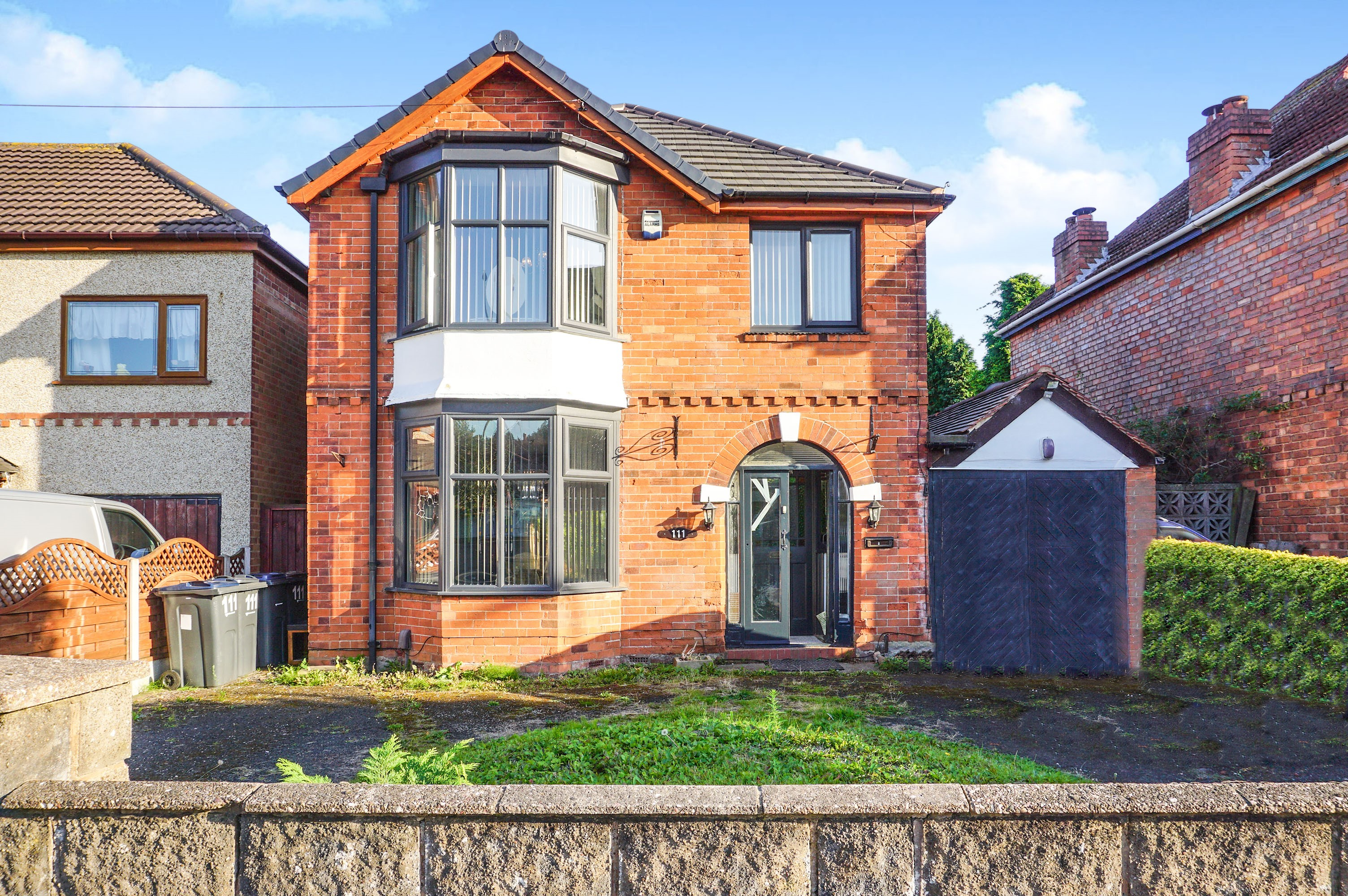 3 bedroom detached house for sale in Tile Cross Road, Birmingham, B33 0LS