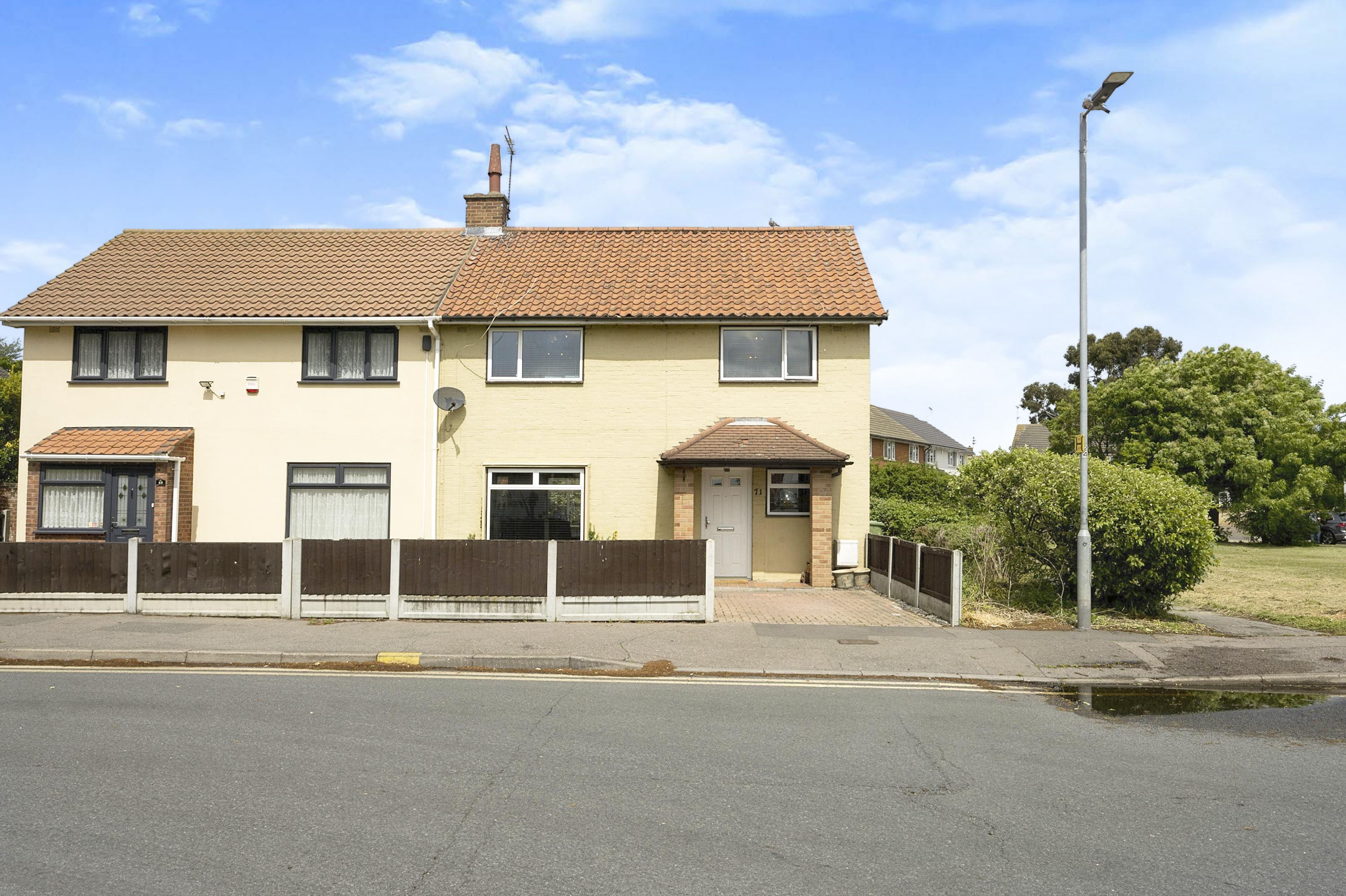 3 bedroom semi-detached house for sale in Luncies Road, Basildon, SS14 1SD