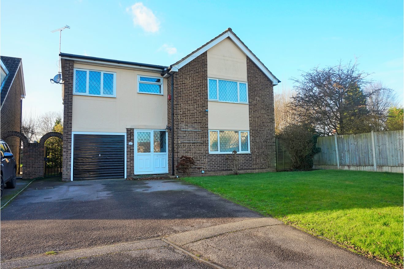 4 bedroom detached house for sale in Byron Drive, Witham, CM8 3ND
