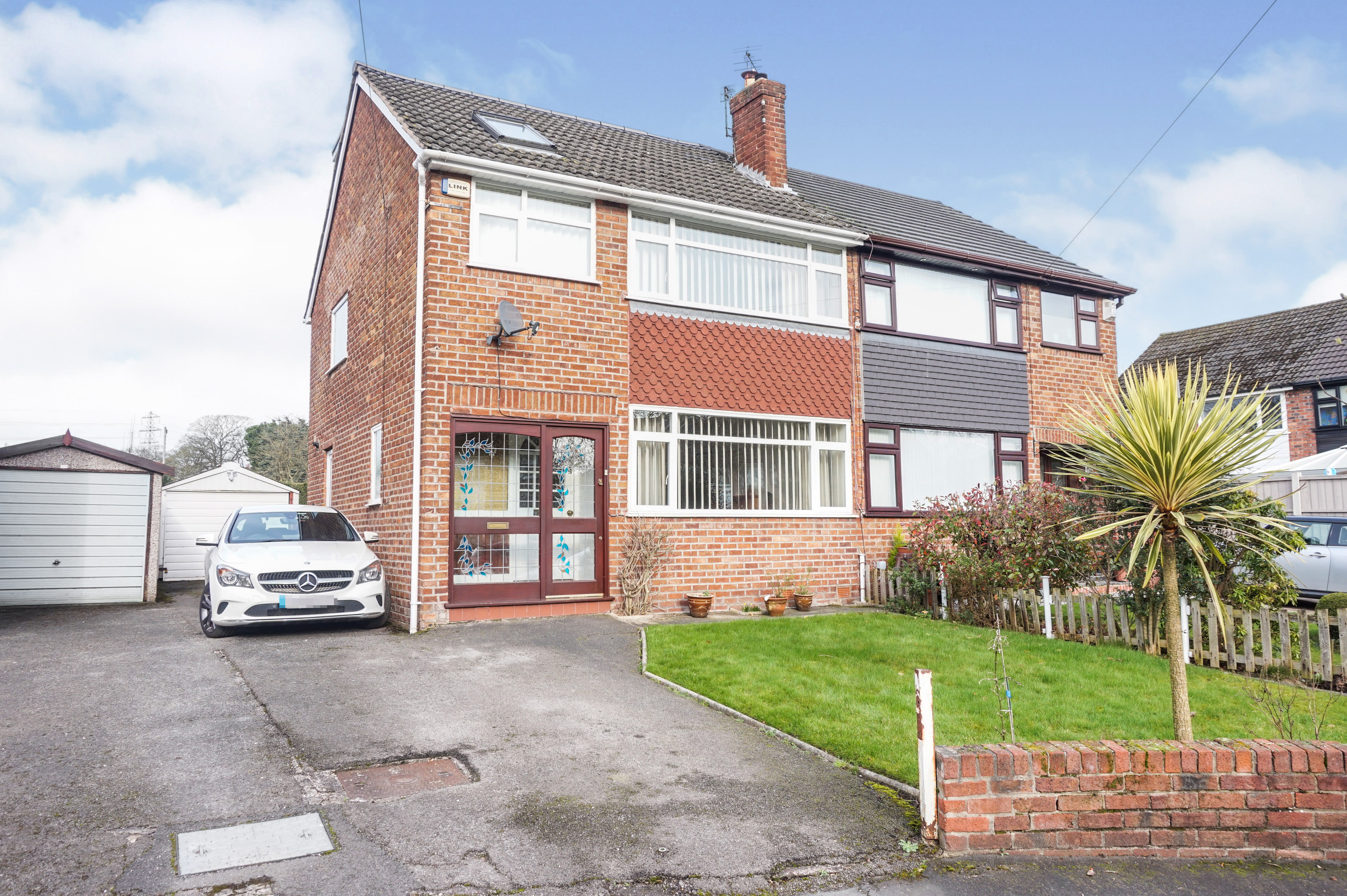 4 bedroom semi-detached house for sale in The Ridgeway, Cronton, Widnes ...