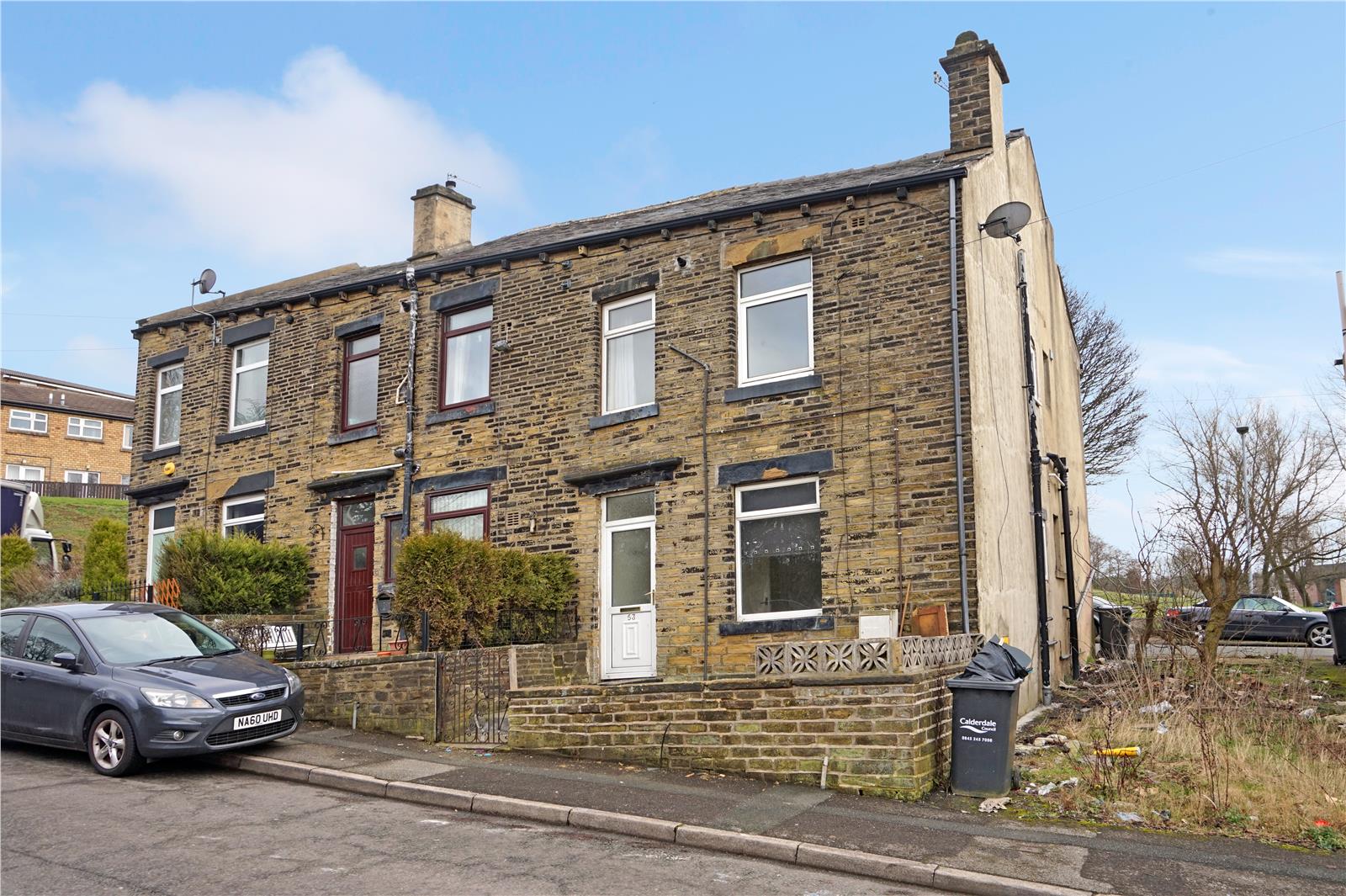 2 bedroom terraced house for sale in Mill Lane, Boothtown, Halifax, HX3 6TN
