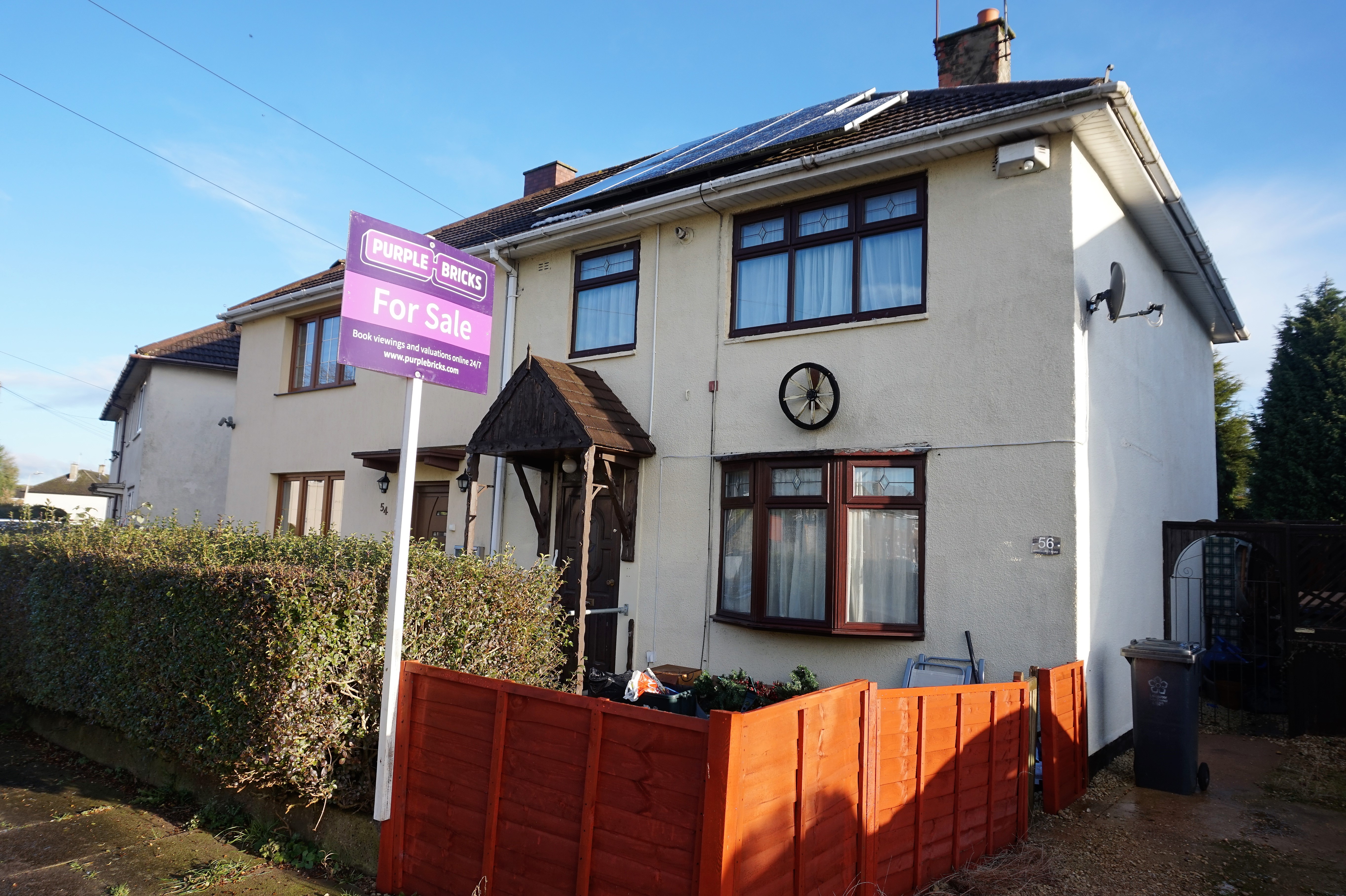 3 bedroom semi-detached house for sale in Bringhurst Road, New Parks ...