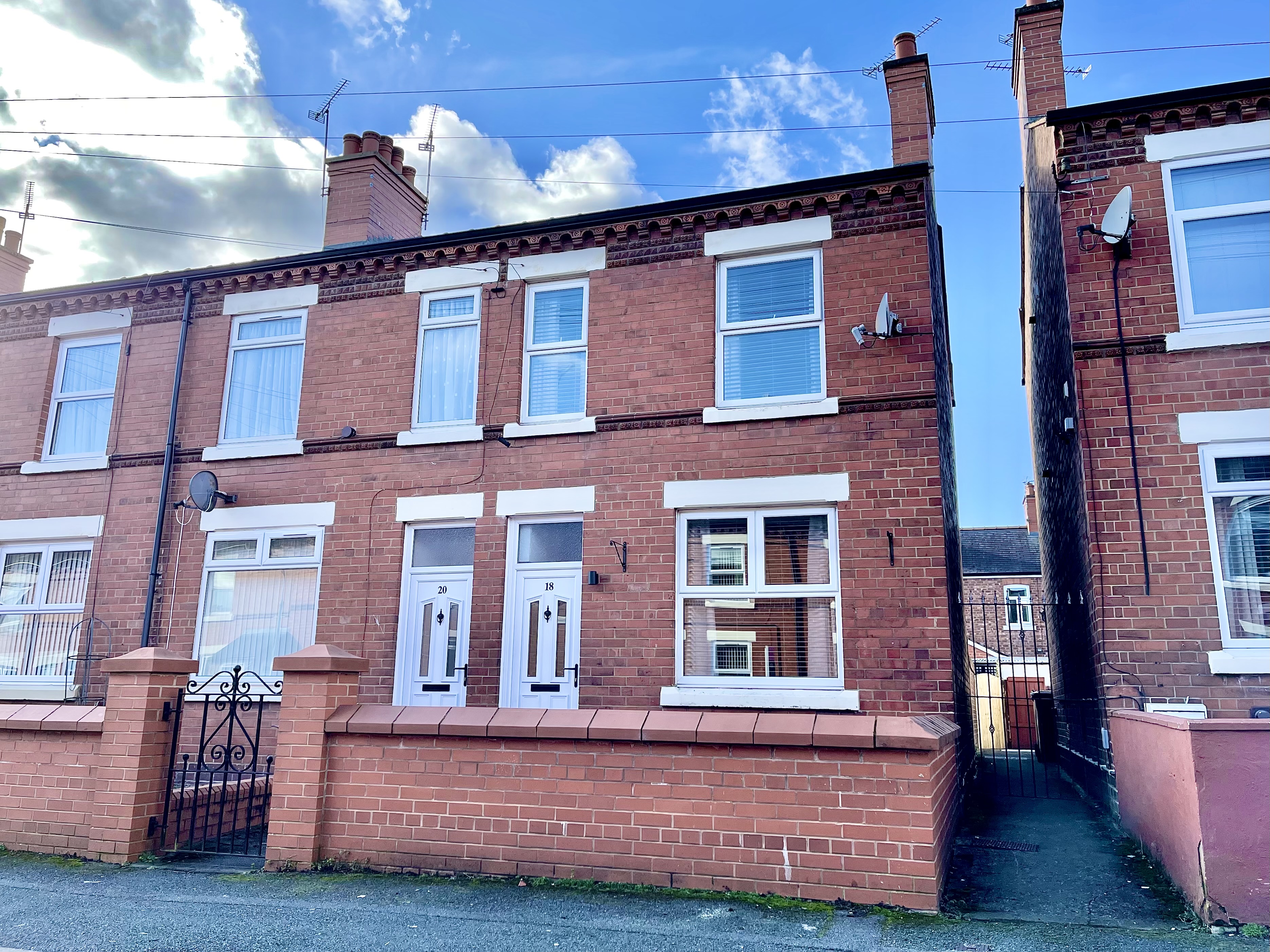 2 bedroom end of terrace house for sale in Bernard Road, Wrexham, LL13 8EL