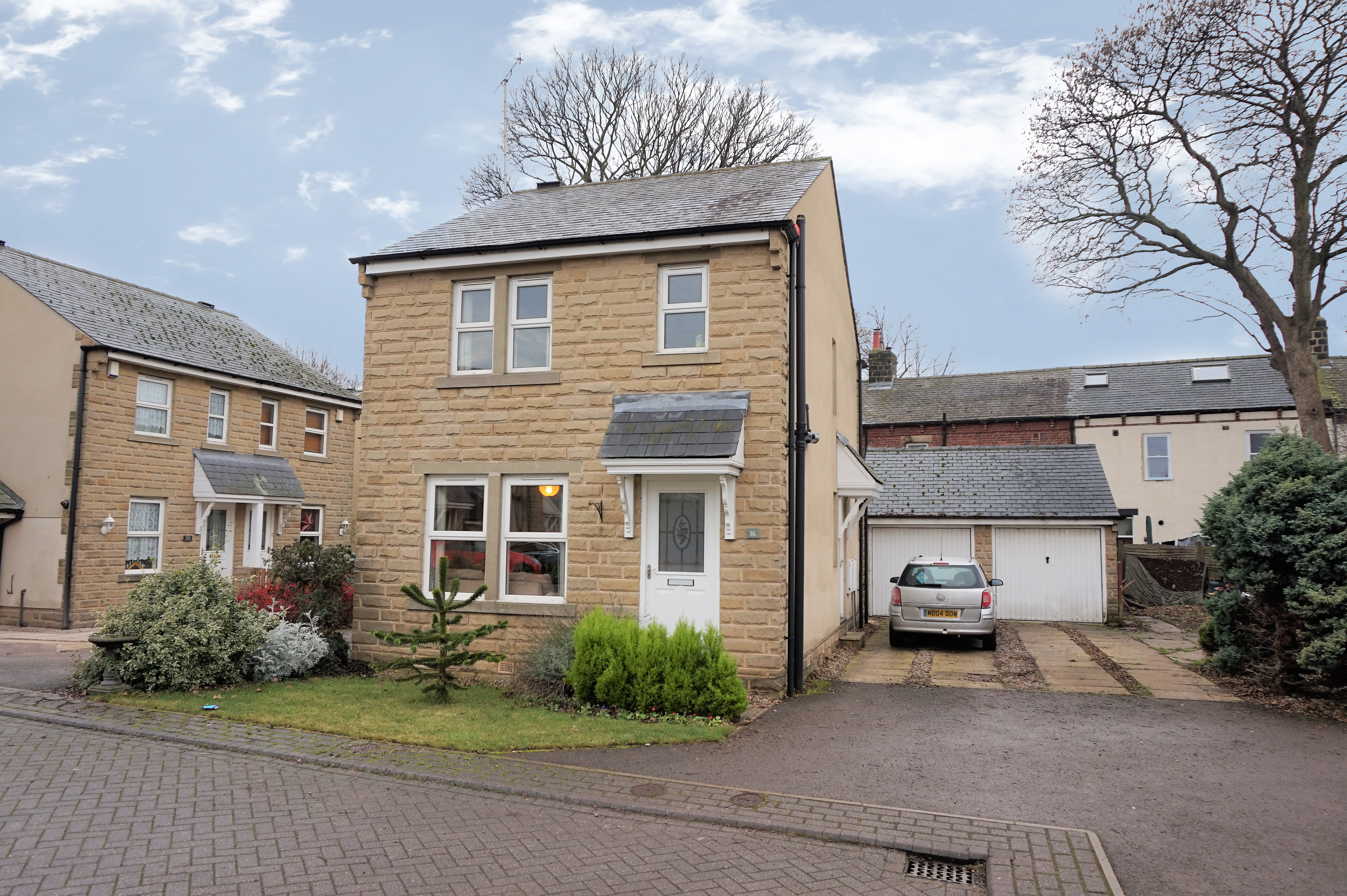 3 bedroom detached house for sale in Farrar Court, Leeds, LS13 3SP