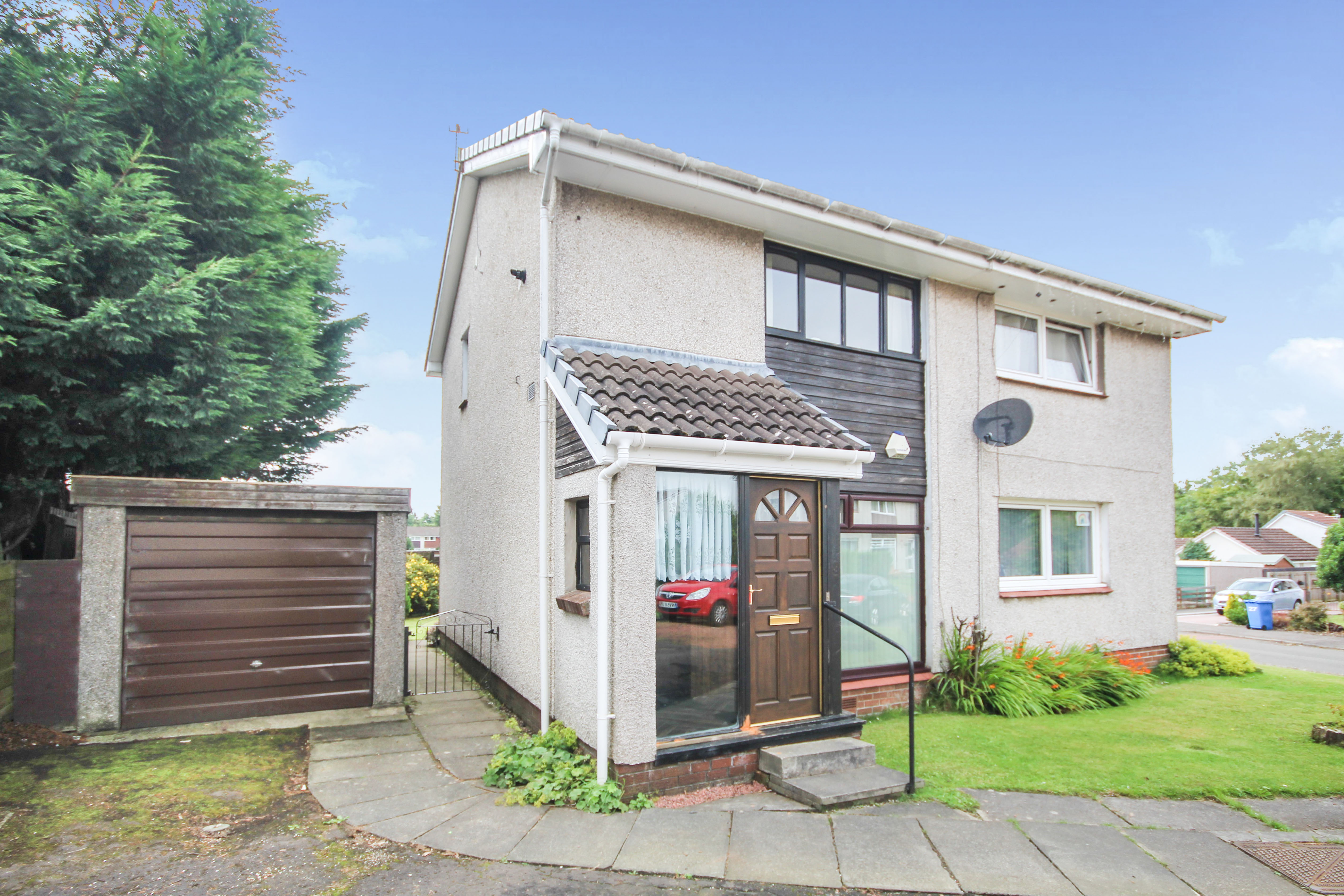2 bedroom semi-detached house for sale in Ogilvie Way, Livingston, EH54 8HN