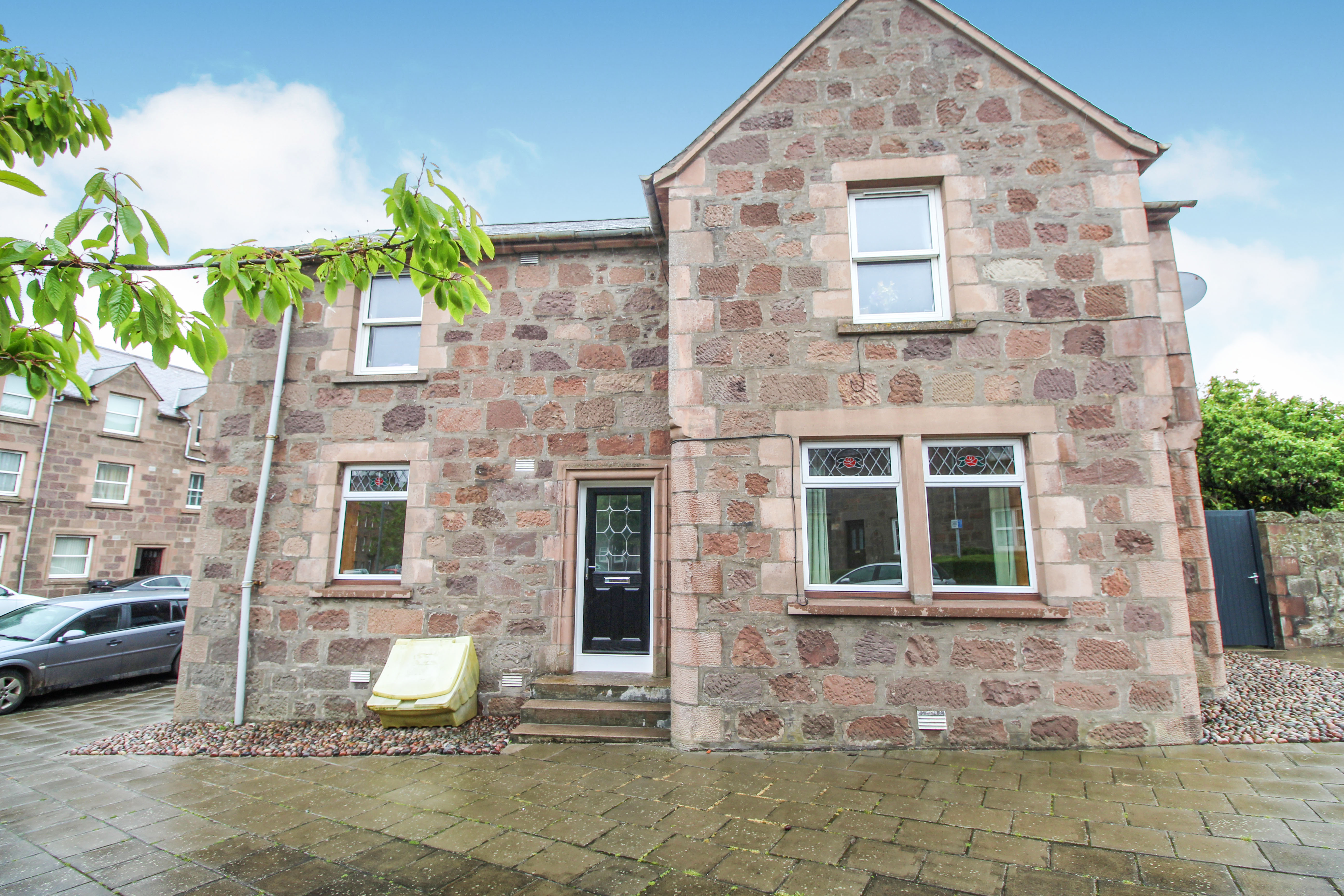 2 bedroom ground floor flat for sale in High Street, Stonehaven, AB39 2JR