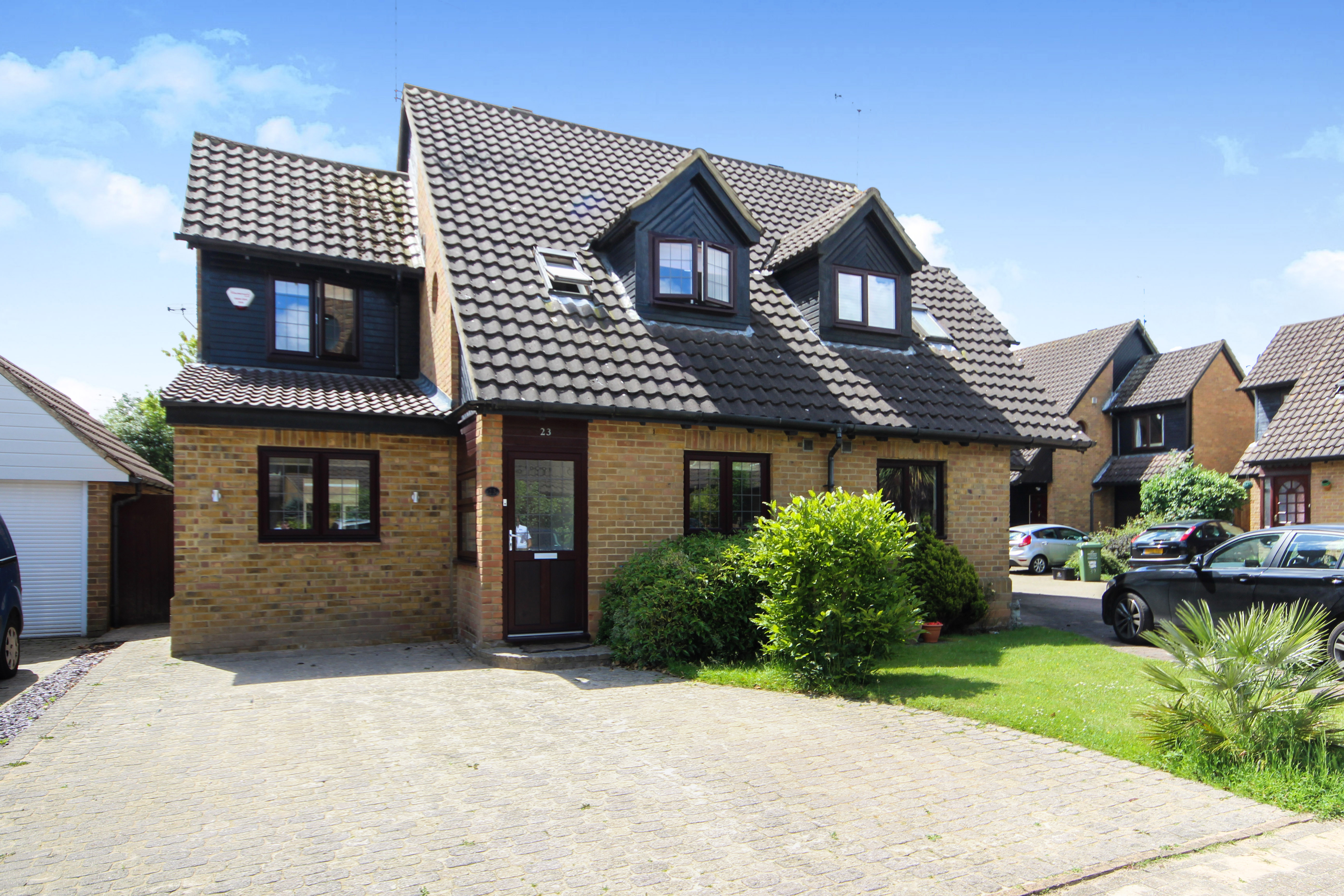 3 bedroom semi-detached house for sale in Acorn Place, Basildon, SS16 6RJ