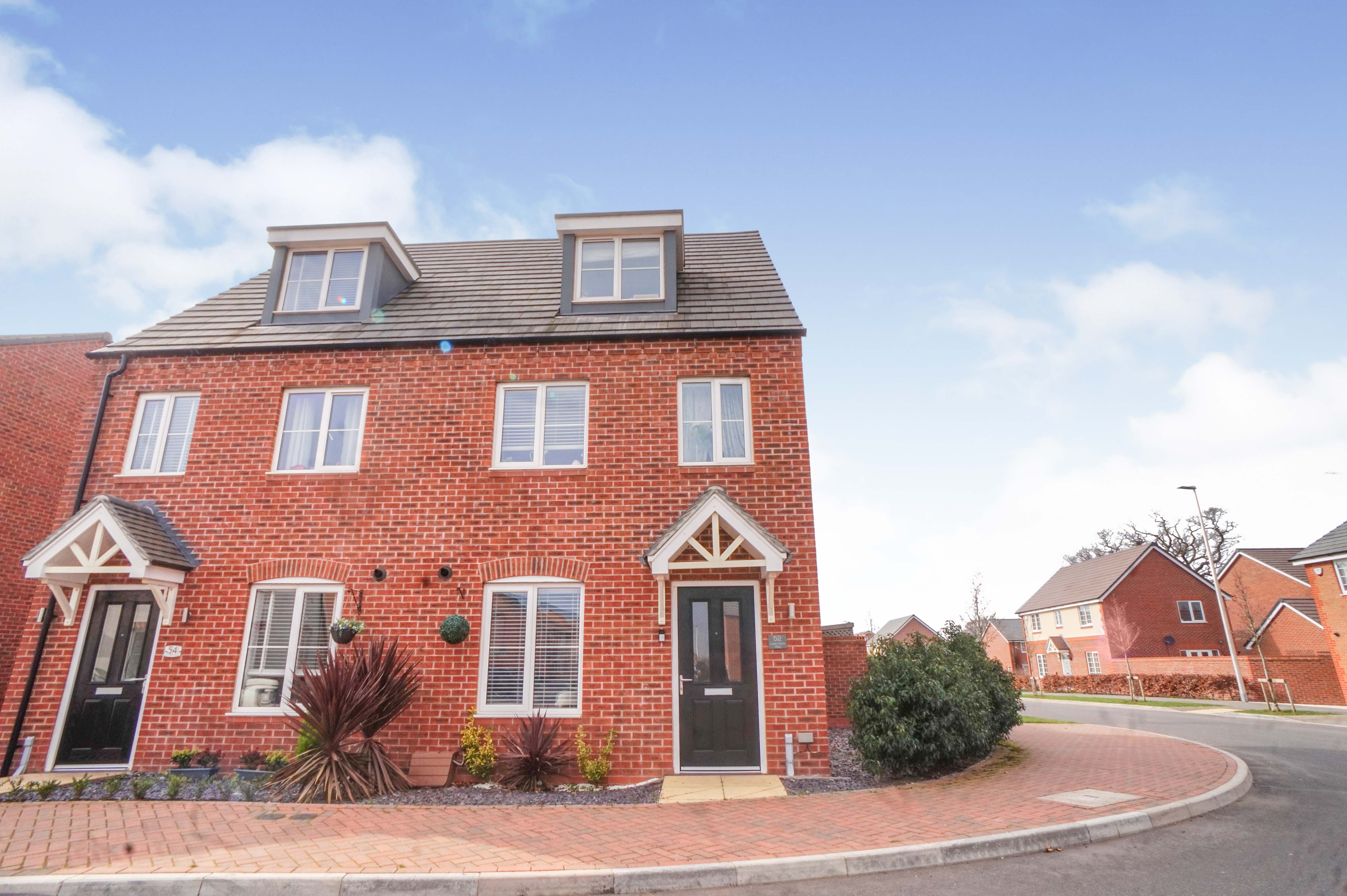 3 bedroom semi-detached house for sale in Lower Farm Way, Nuneaton ...