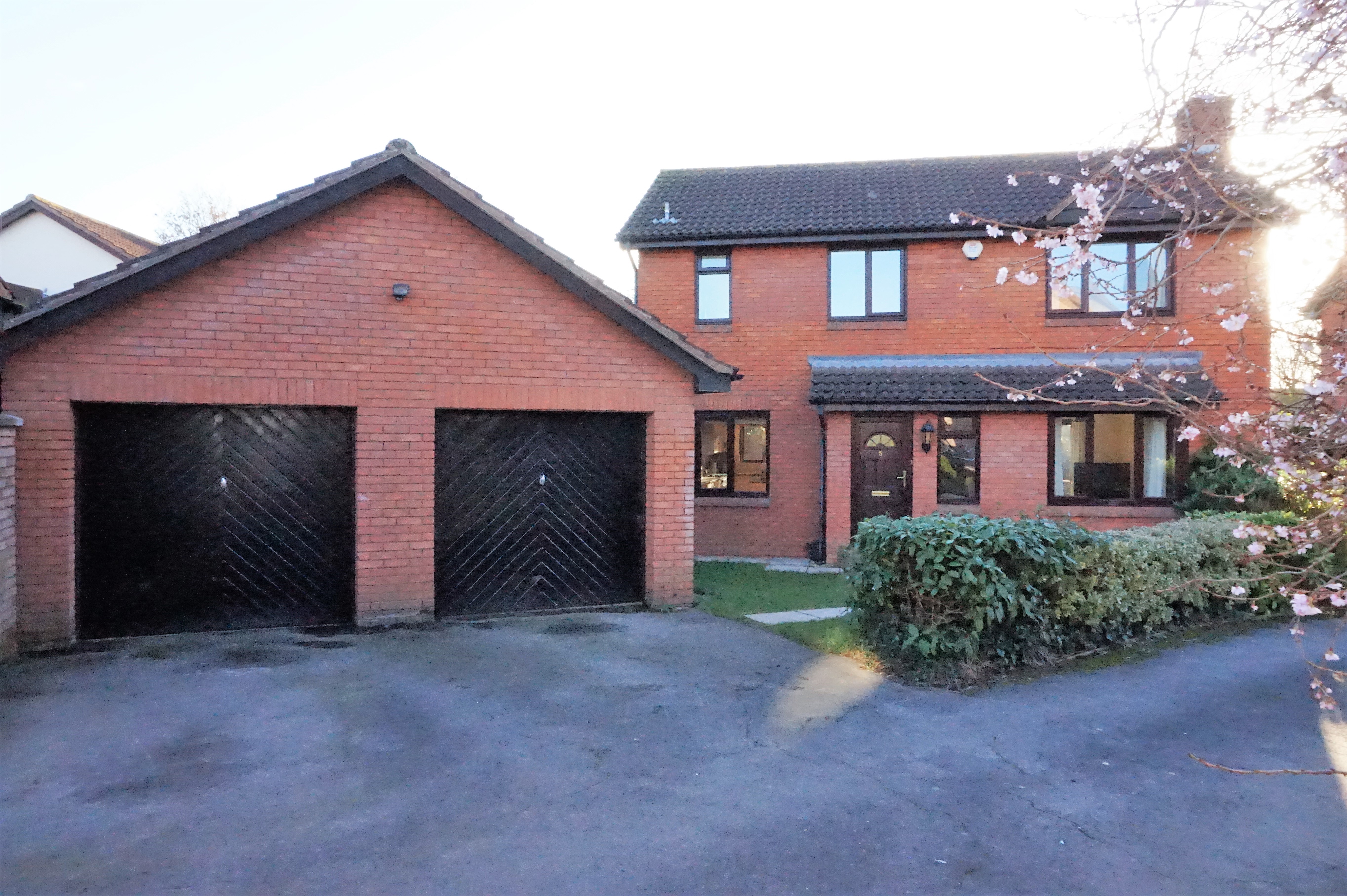 4 bedroom detached house for sale in Killams Crescent, Taunton, TA1 3YB