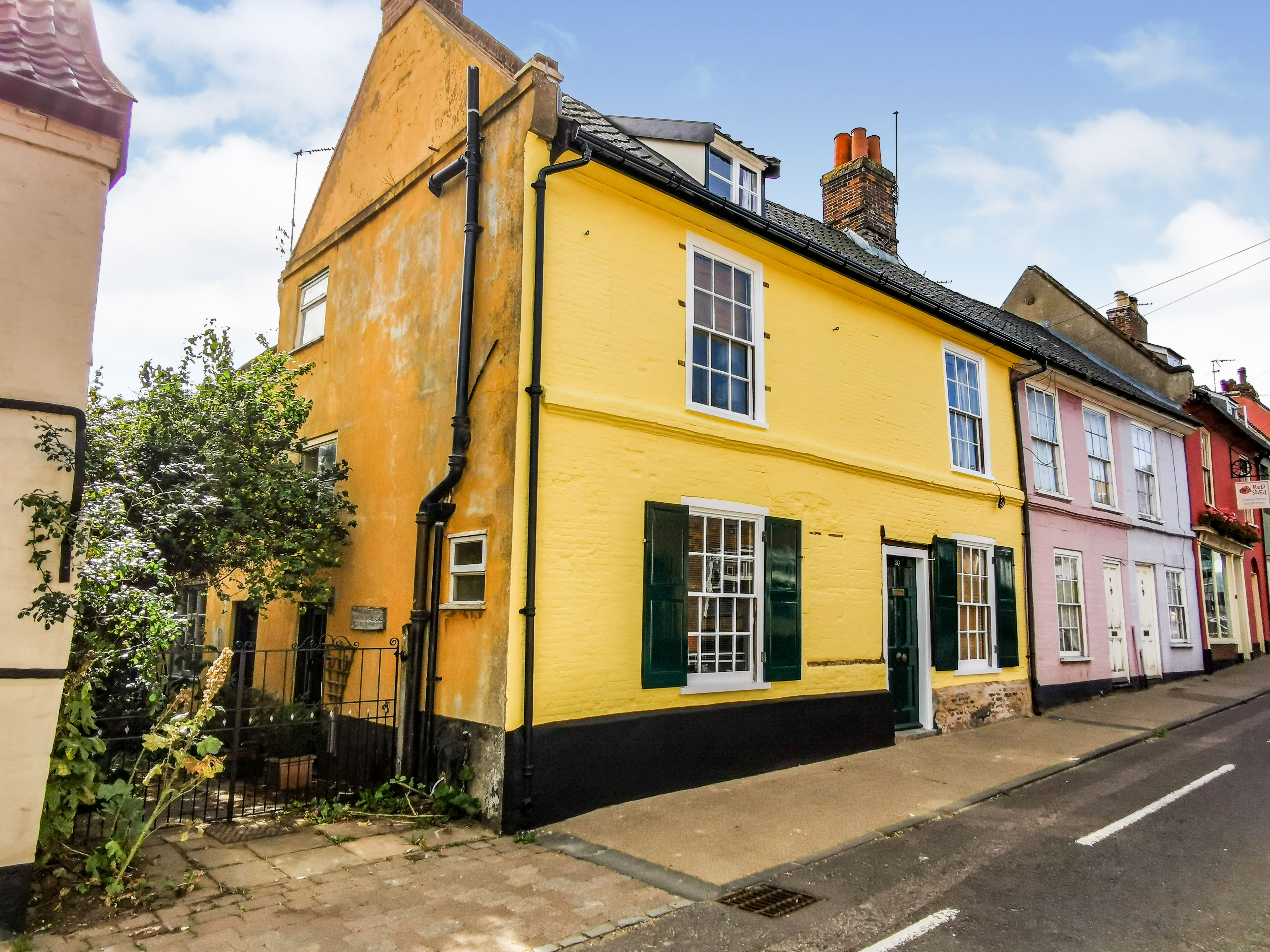 4 bedroom semi-detached house for sale in Bridge Street, Bungay, NR35 1HD