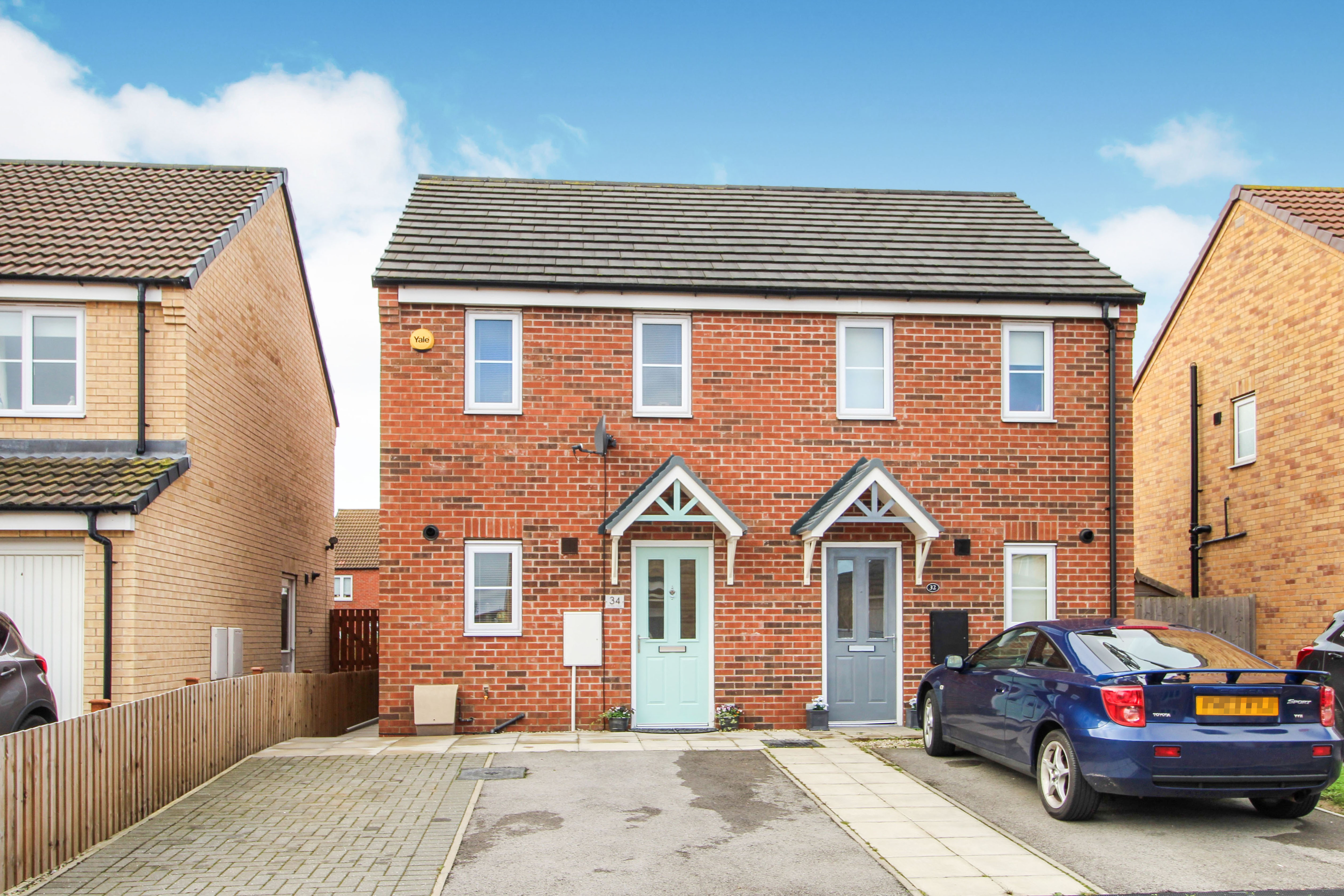 2 bedroom semi-detached house for sale in Fir Tree Close, Selby, YO8 8FT