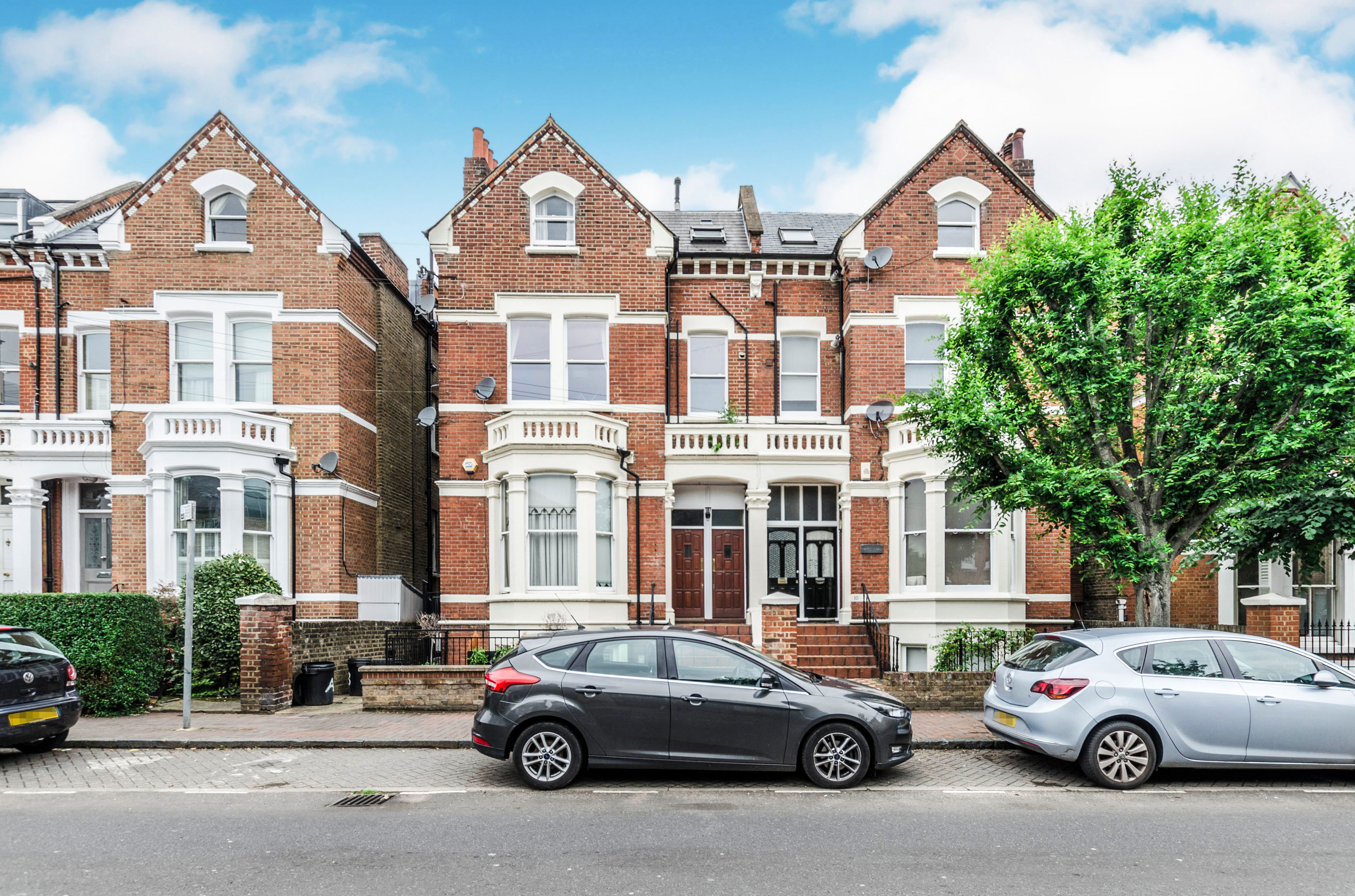 2 bedroom flat for sale in Oxford Road, Putney, SW15 2LF