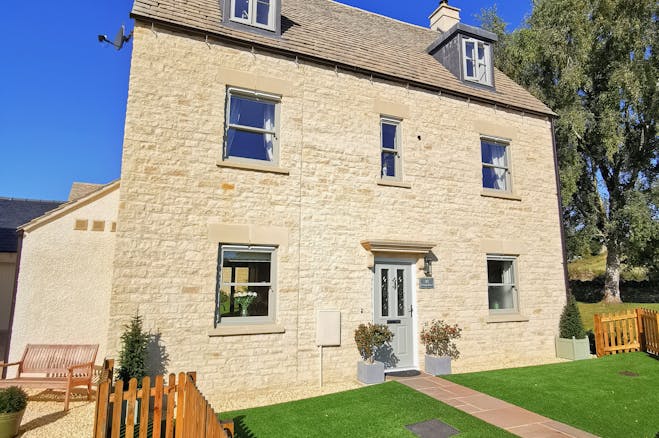 4 Bedroom Detached House For Sale In Rixon Road Northleach Gl54 3bg