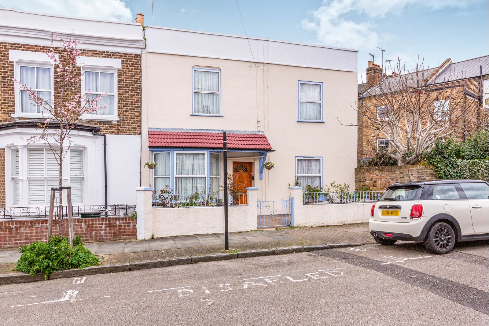 3 bedroom terraced house for sale in Wyatt Road, Highbury, N5 2JU
