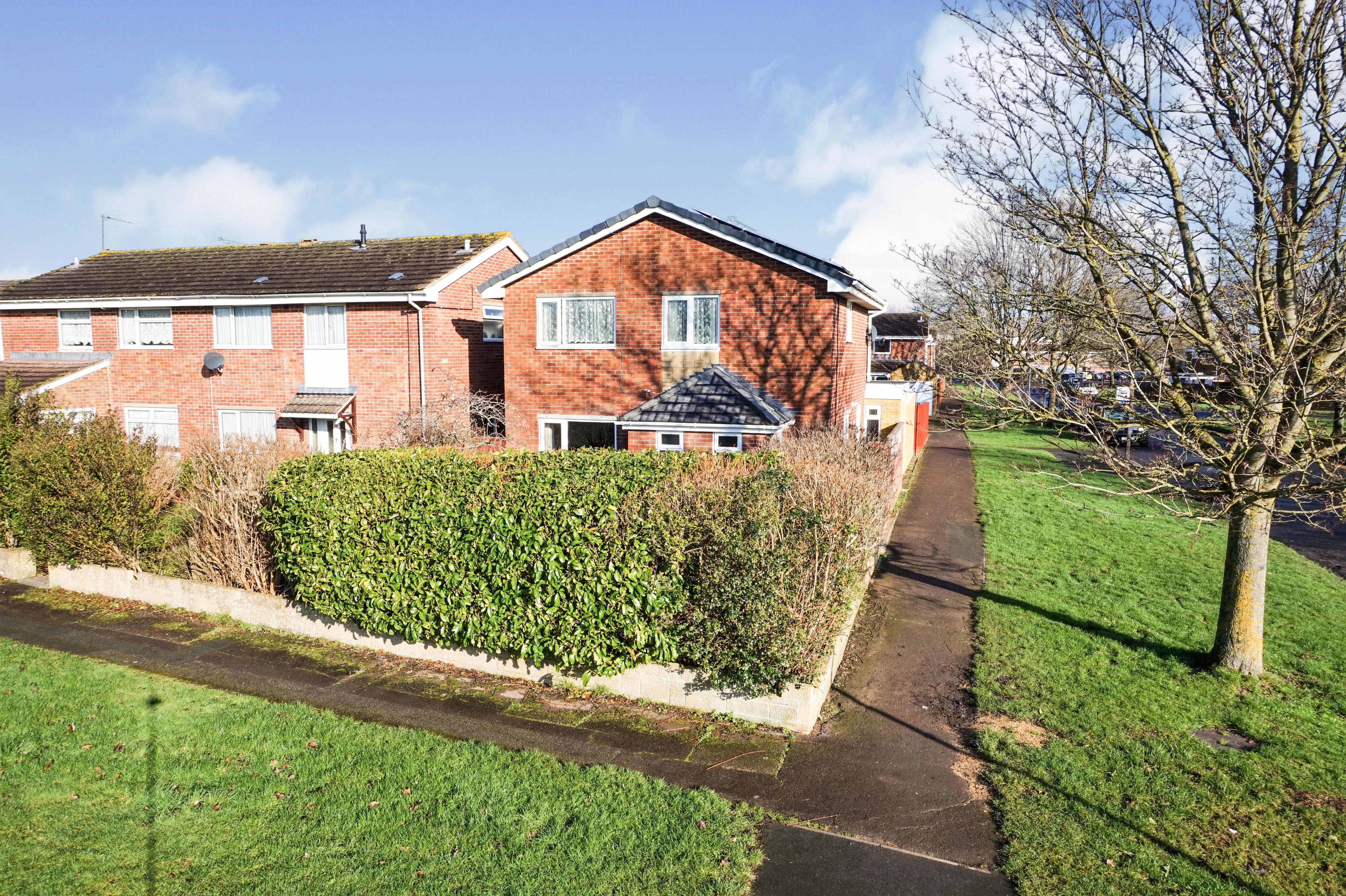 3 bedroom detached house for sale in Elmore - Eldene, Swindon, SN3 3TL