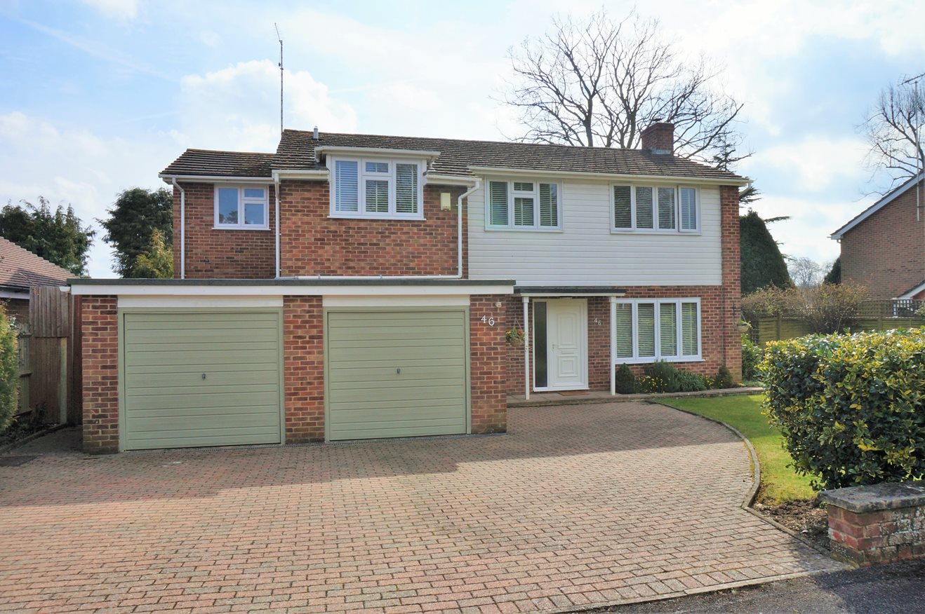 4 bedroom detached house for sale in Neville Close, Basingstoke, RG21 3HQ