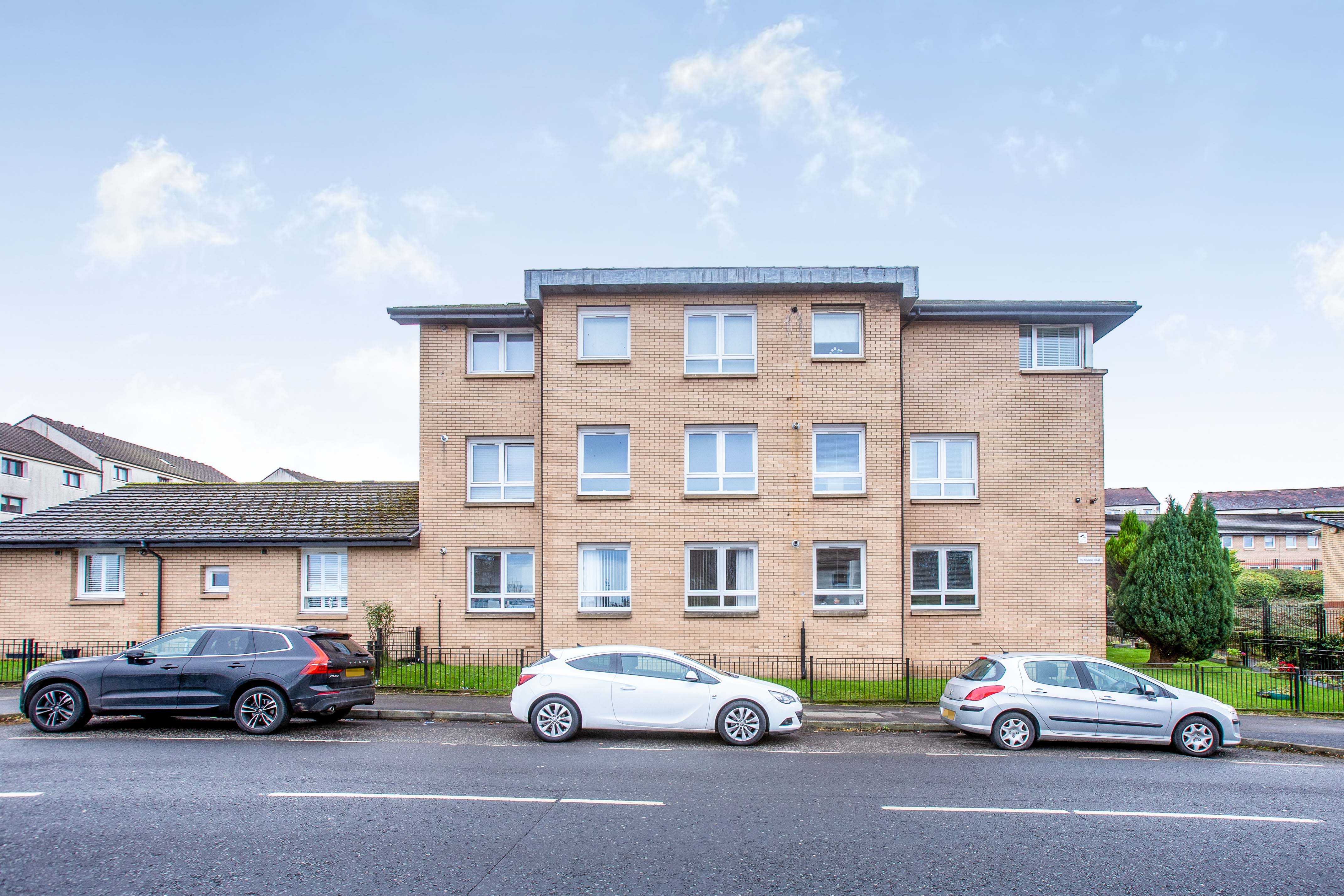 2 bedroom flat for sale in 75 Dougrie Road, Glasgow, G45 9NS