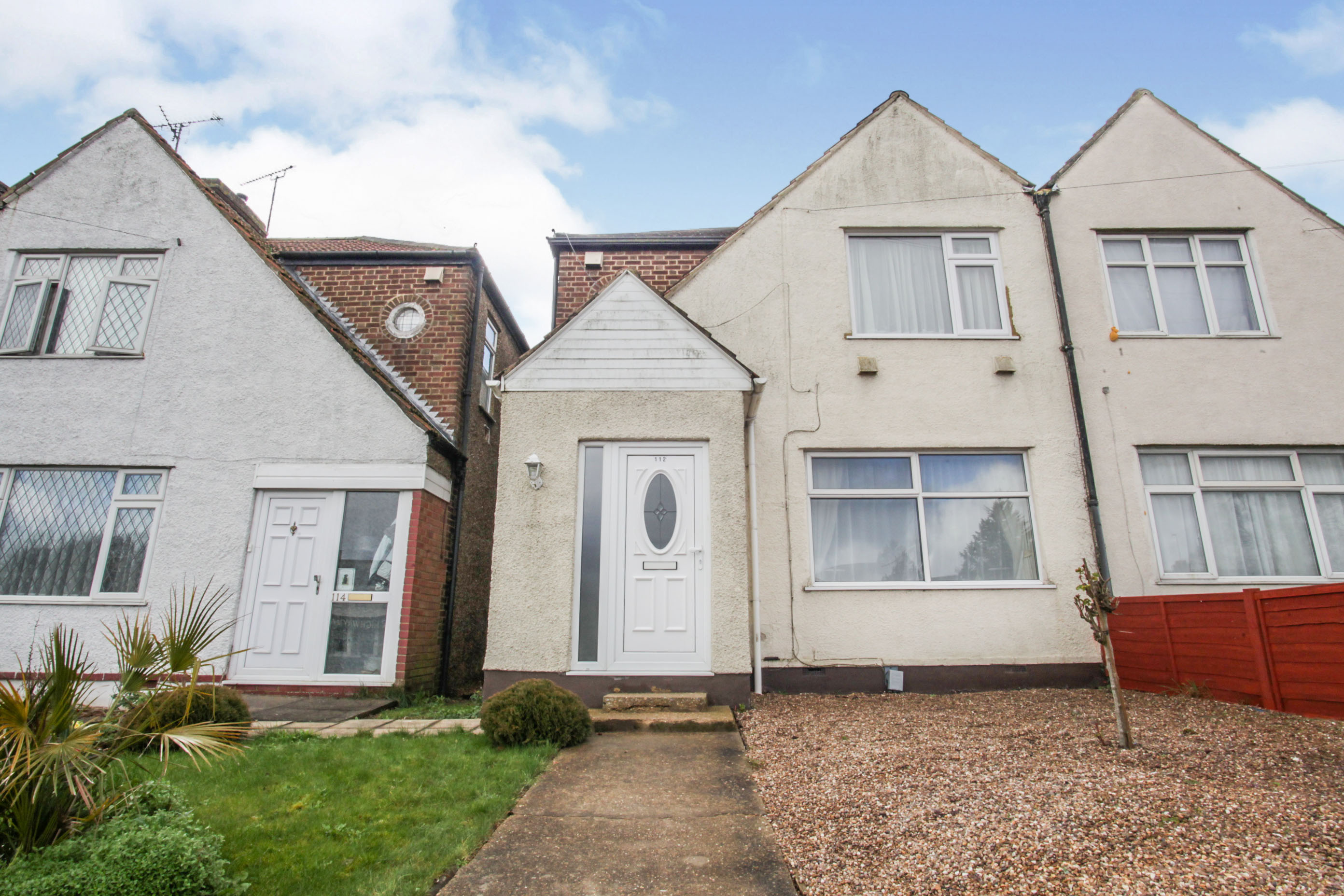 3 bedroom end of terrace house for sale in London Road, Dunstable, LU6 3EE