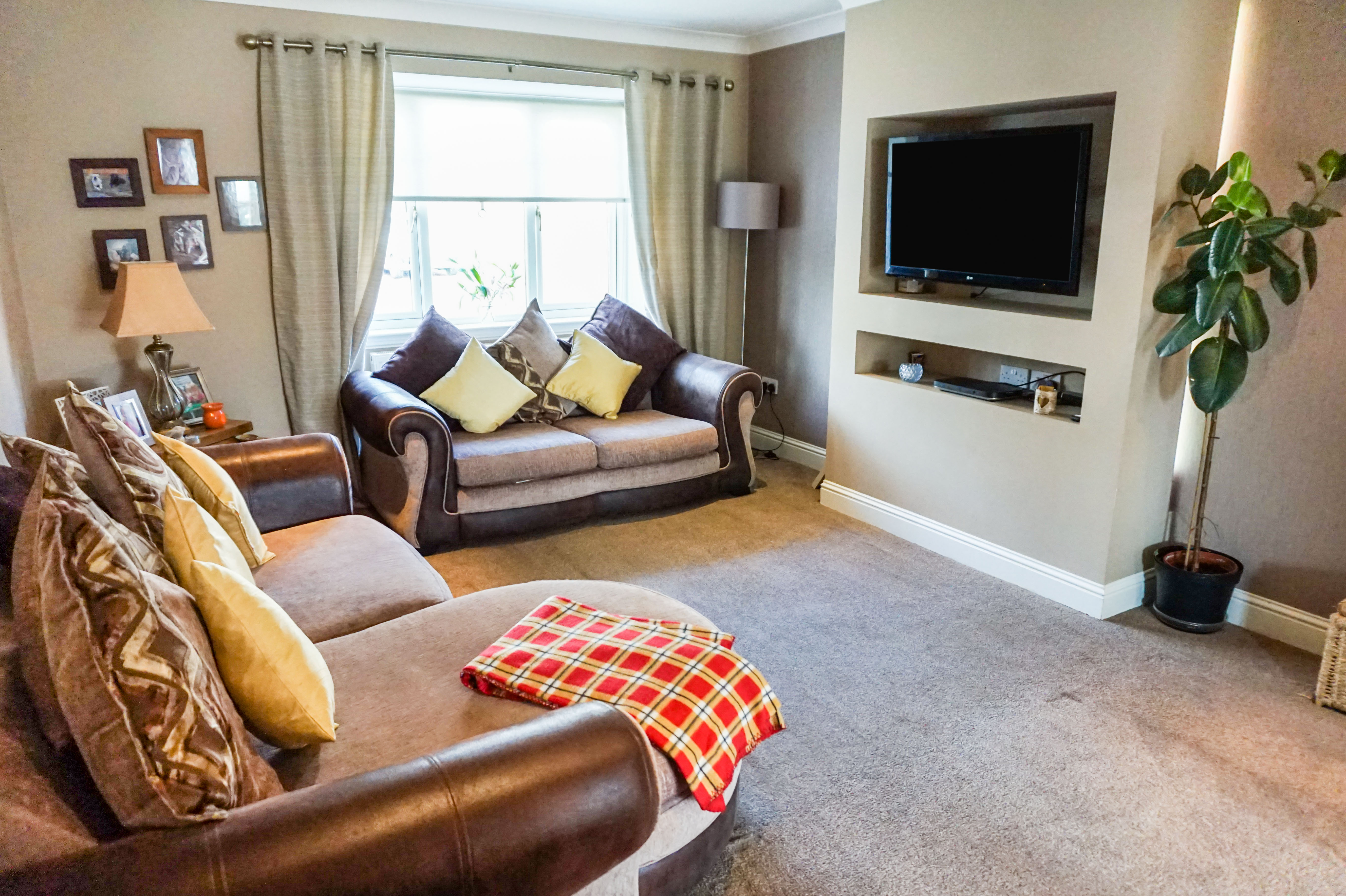 3 bedroom detached house for sale in Braeface Road, Banknock, FK4 1UB