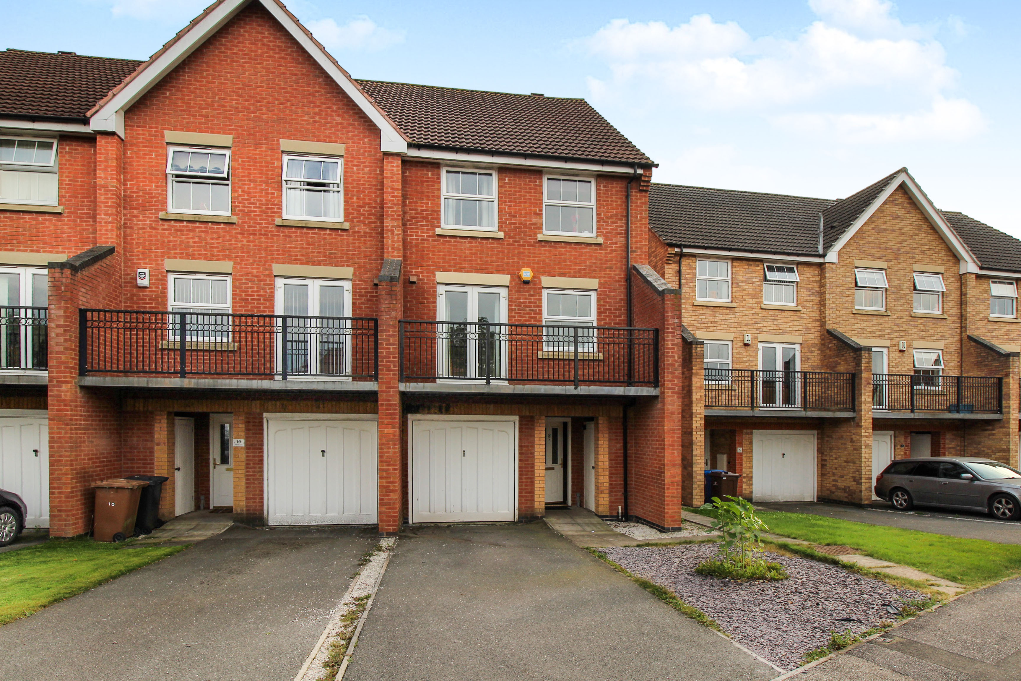 4 bedroom end of terrace house for sale in Watermint Close, Heatherton ...
