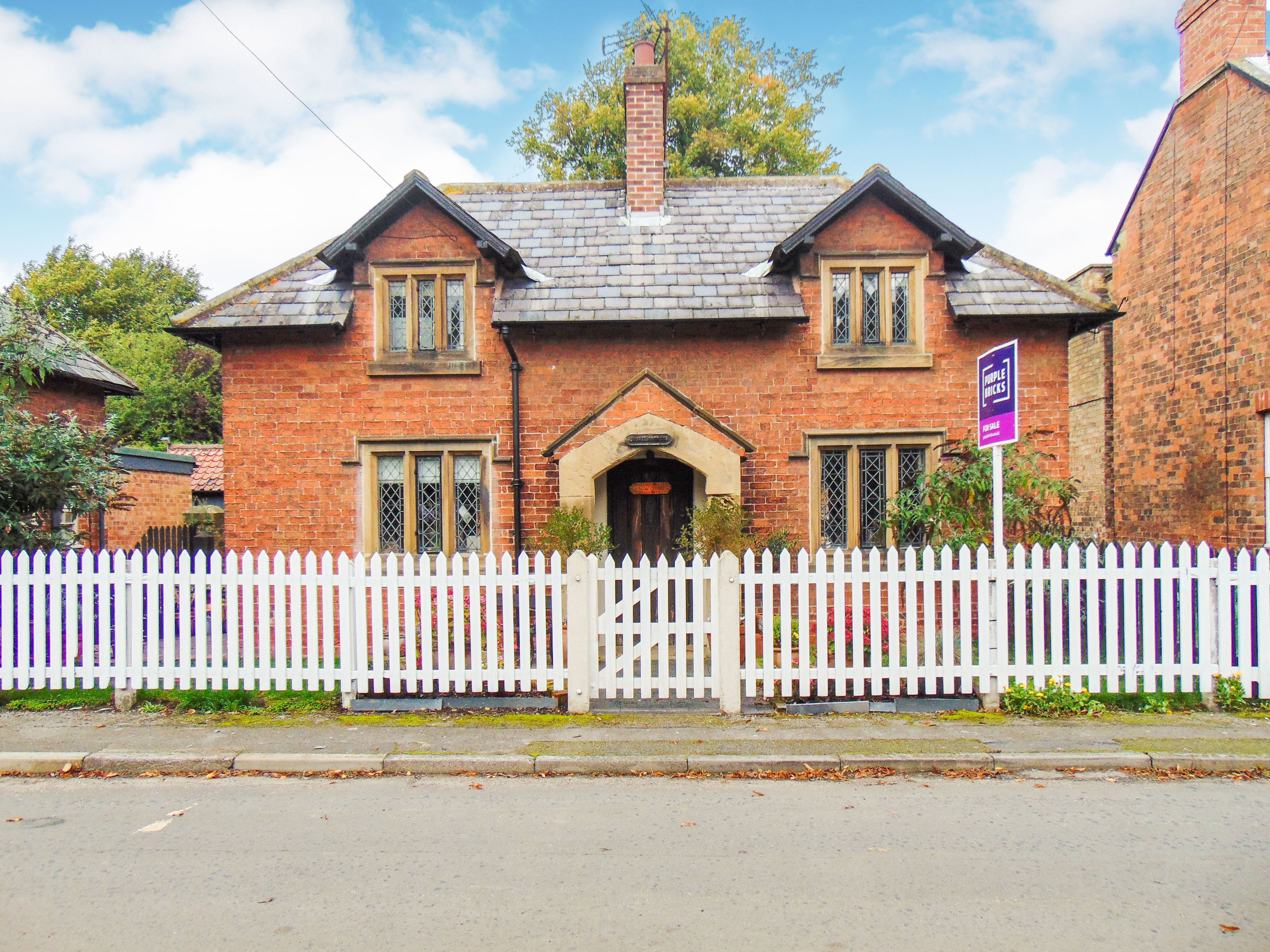 2 bedroom detached house for sale in Wiseton, Doncaster, DN10 5AE