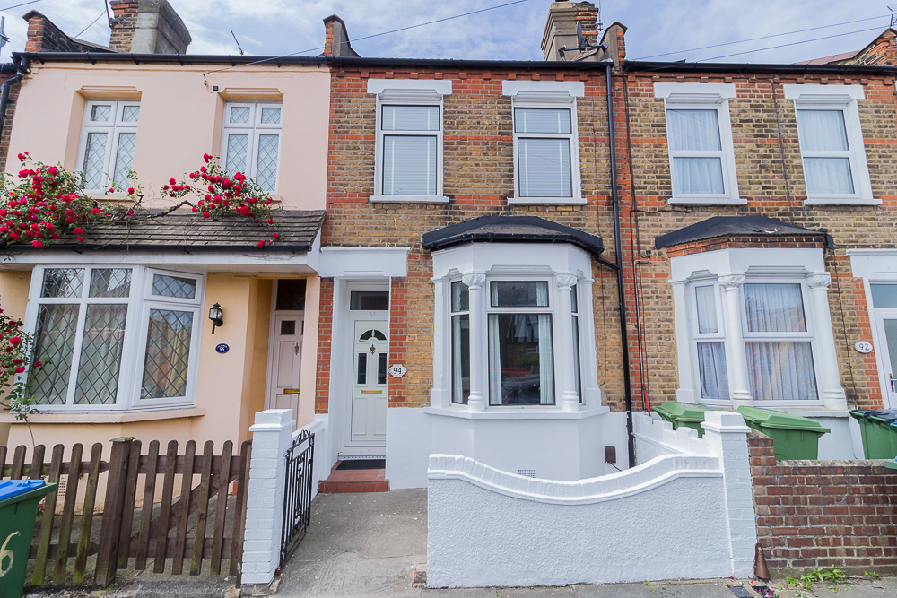 2 bedroom terraced house for sale in Timbercroft Lane, Plumstead, SE18 2SF