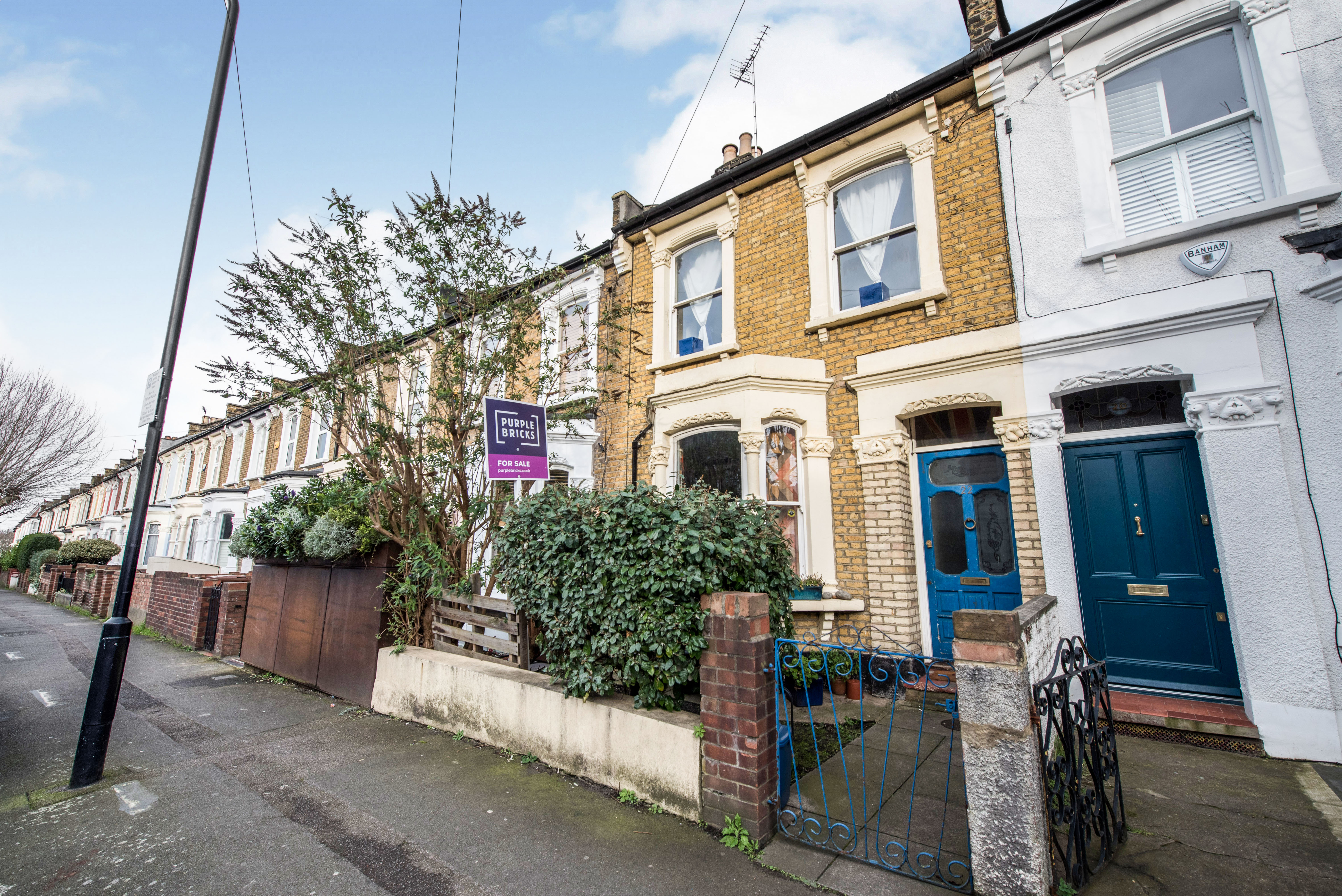 3 bedroom terraced house for sale in Glyn Road, Hackney, E5 0JD