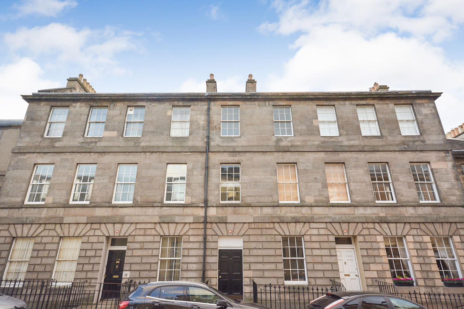 3 bedroom flat for sale in Grove Street, Edinburgh, EH3 8BB