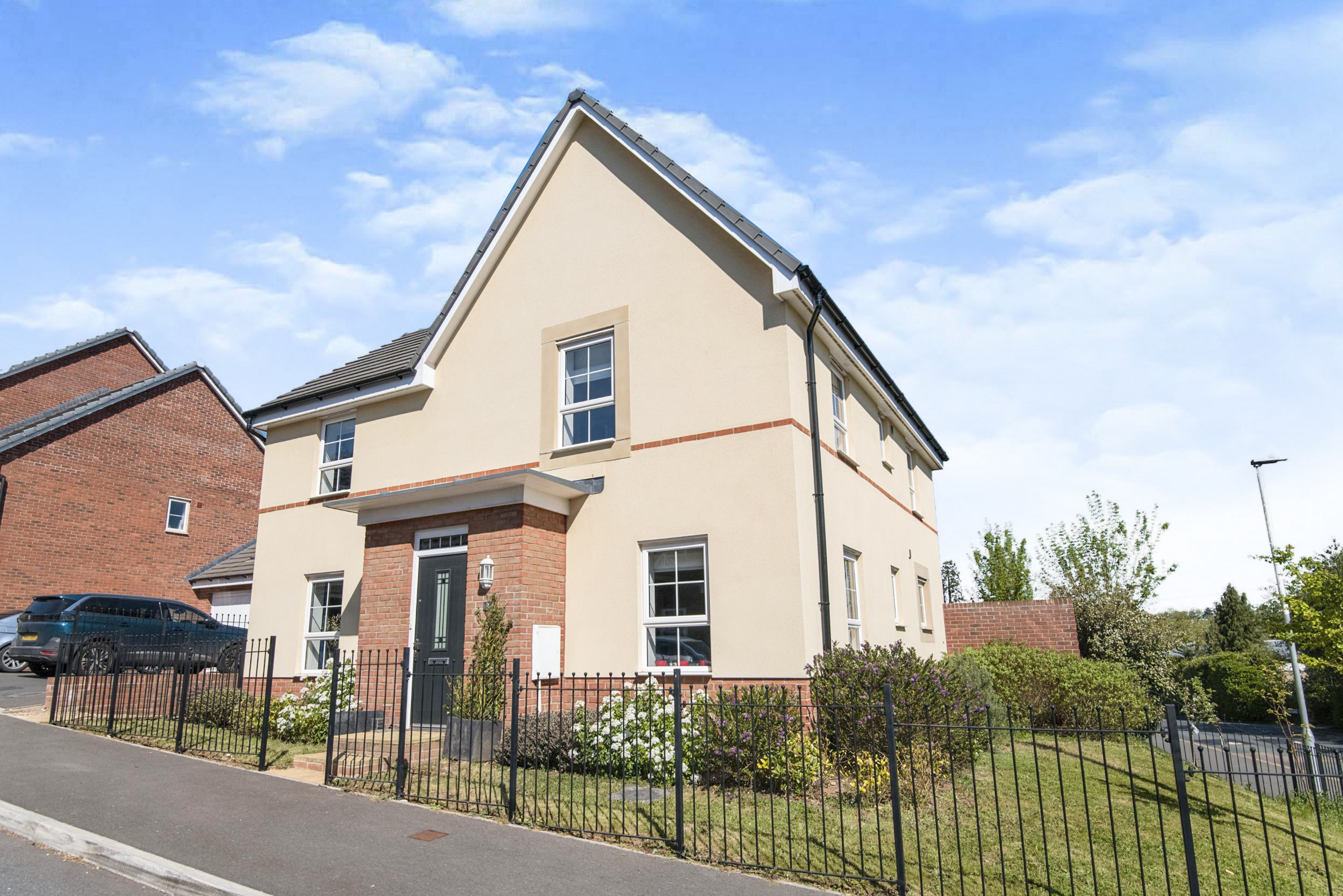 4 bedroom detached house for sale in Poltimore Drive, Exeter, EX1 3DY
