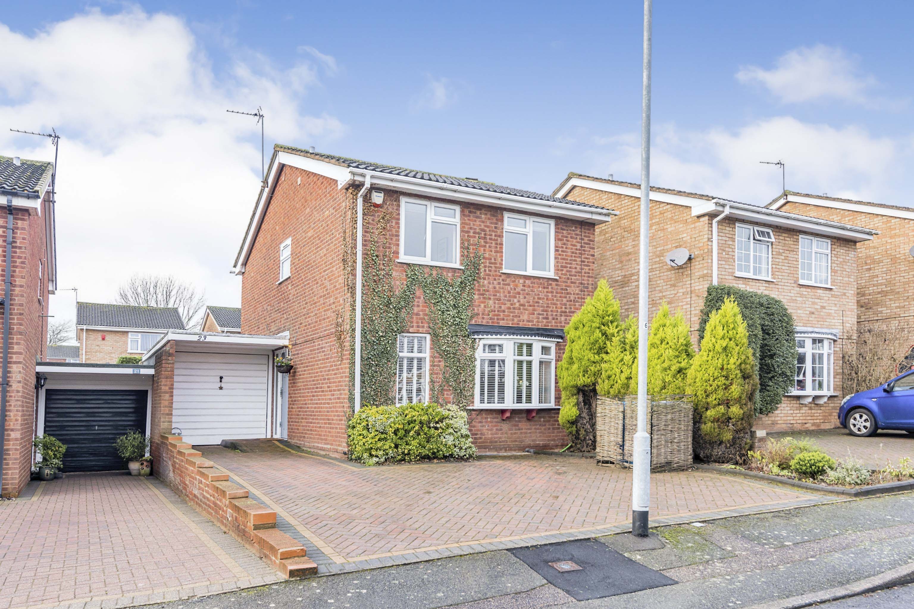 3 bedroom detached house for sale in Francis Road, Lichfield, WS13 7JX