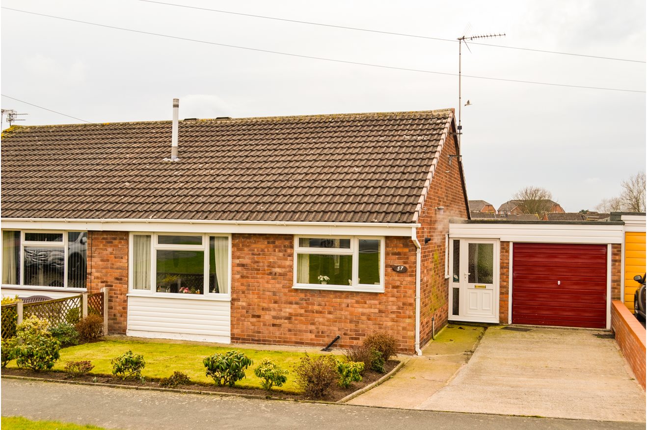 2 bedroom semi-detached bungalow for sale in Back Lane, Congleton, CW12 4PY
