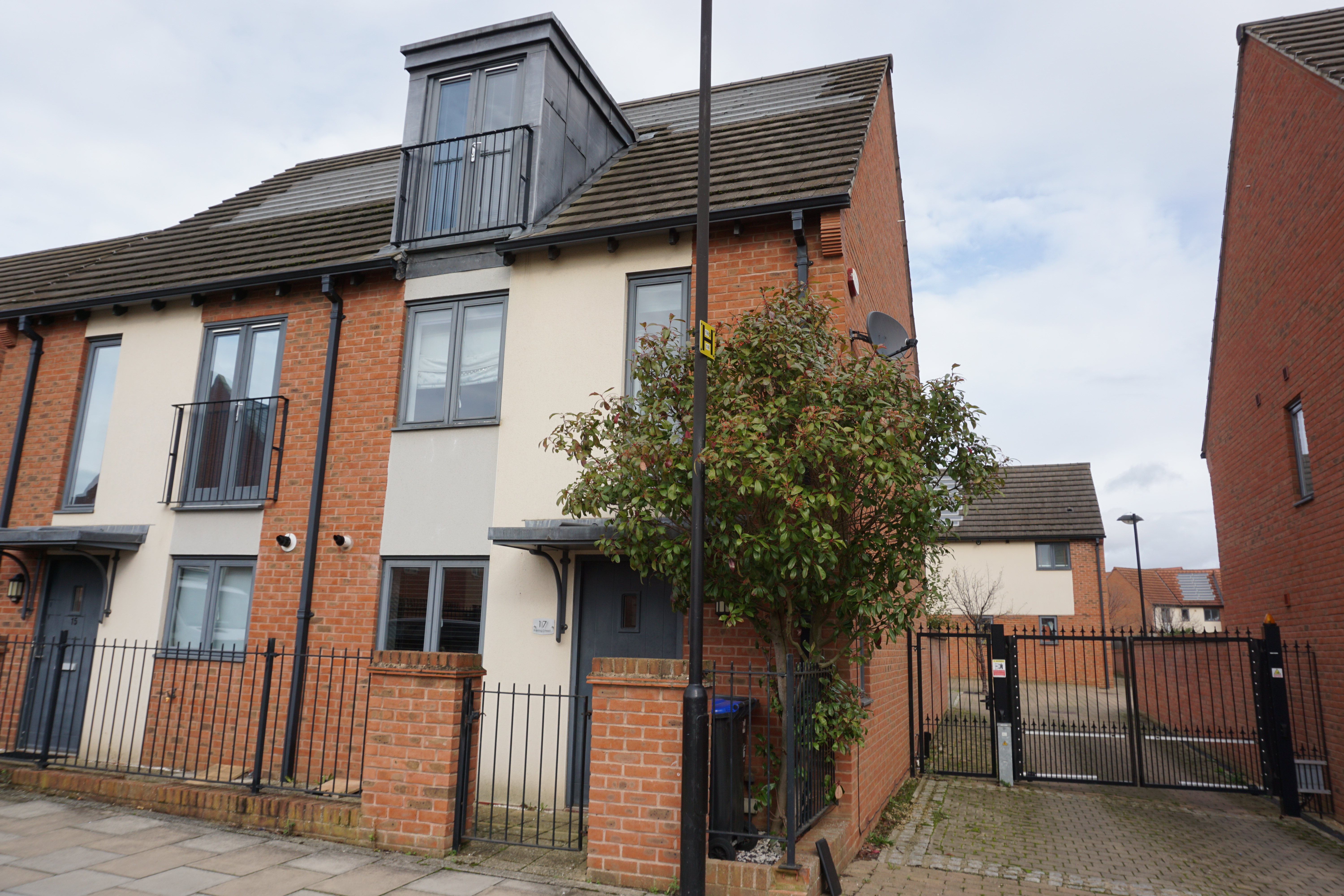 3 bedroom semi-detached house for sale in Barring Street, Northampton ...